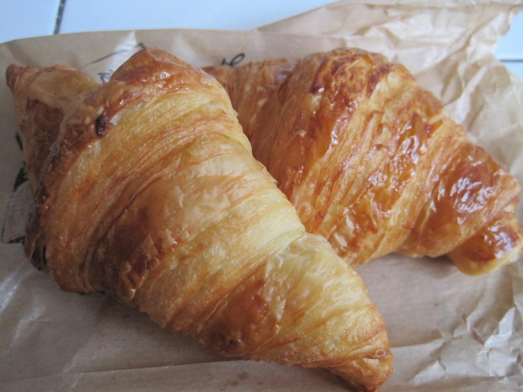 Simple Croissant Wallpapers - Top Free Simple Croissant Backgrounds ...