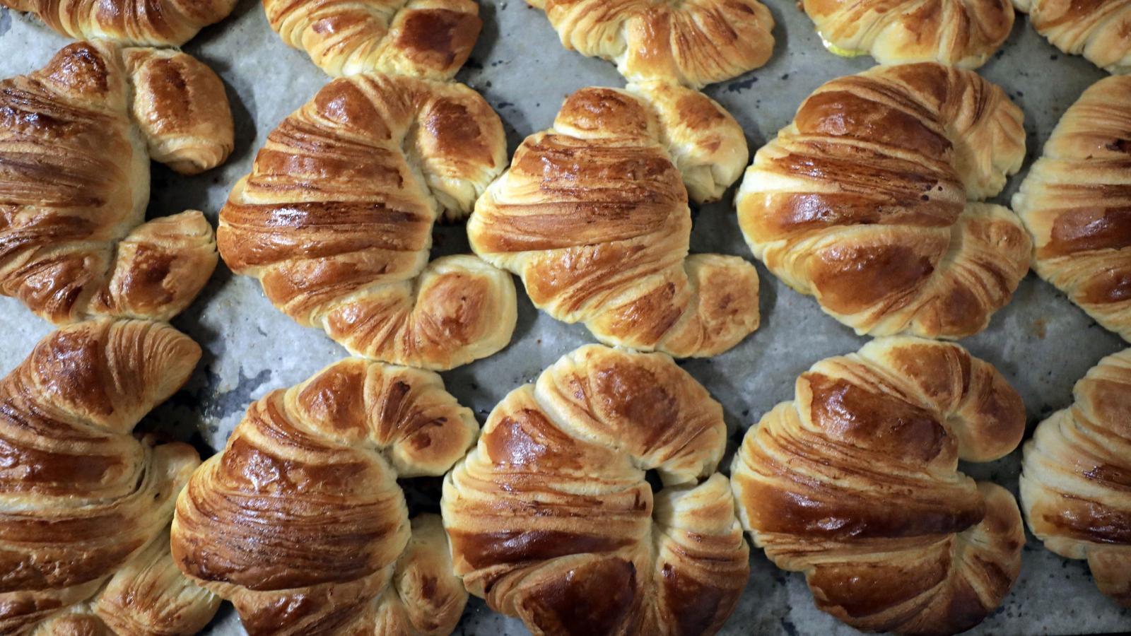 Simple Croissant Wallpapers - Top Free Simple Croissant Backgrounds ...