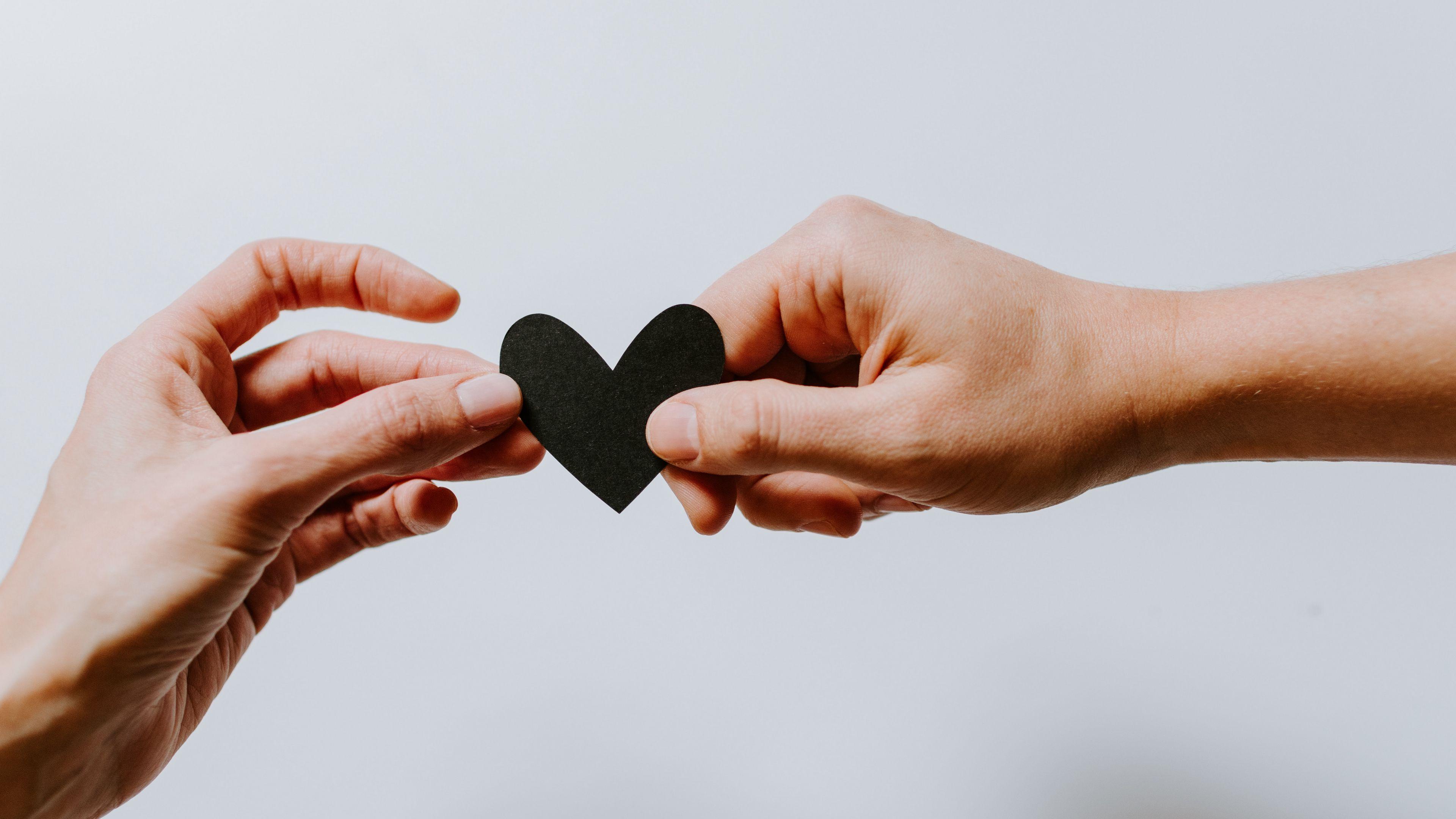 Love Hands Wallpapers - Top Free Love Hands Backgrounds - WallpaperAccess