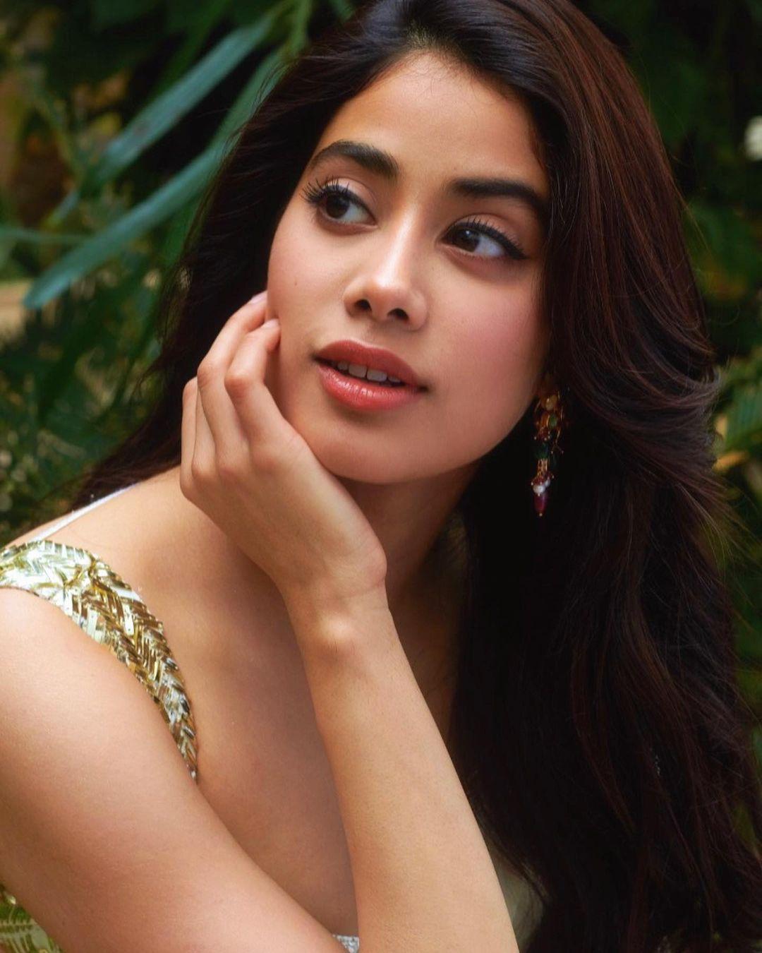 Jhanvi Kapoor Wallpapers - Top Free Jhanvi Kapoor Backgrounds ...