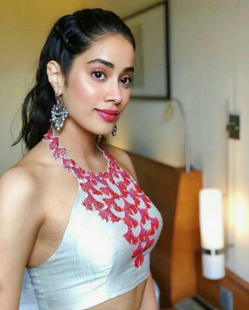 Jhanvi Kapoor Wallpapers - Top Free Jhanvi Kapoor Backgrounds - WallpaperAccess