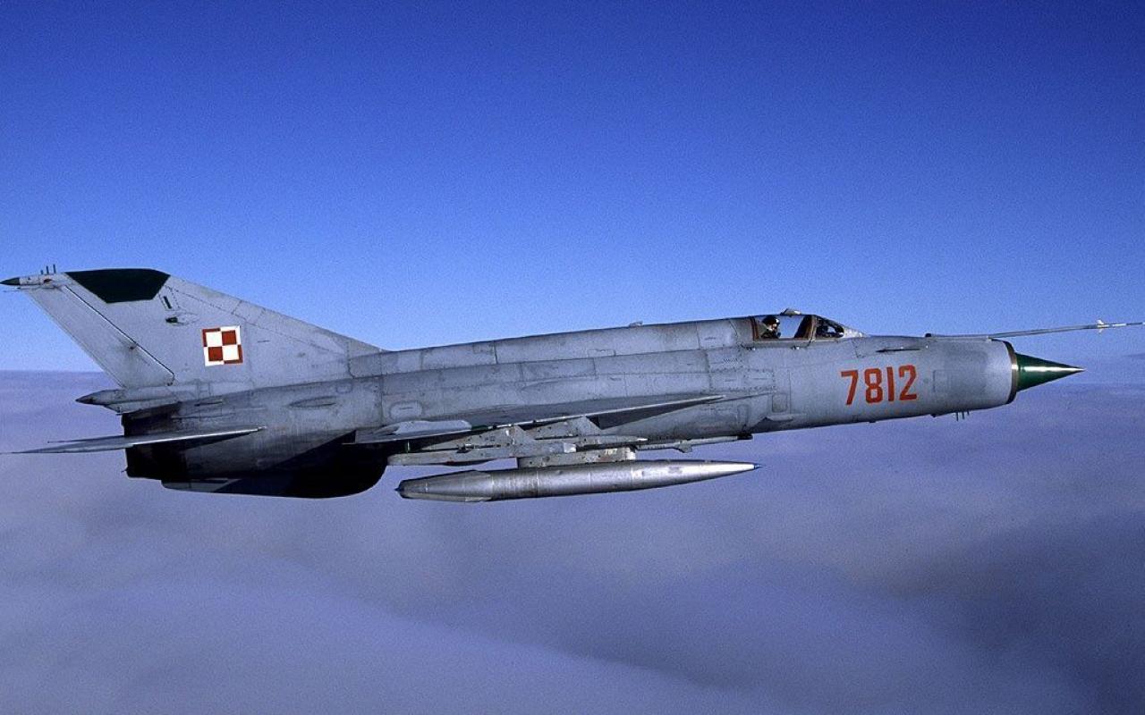 Mikoyan-Gurevich MiG-21 Wallpapers - Top Free Mikoyan-Gurevich MiG-21 ...