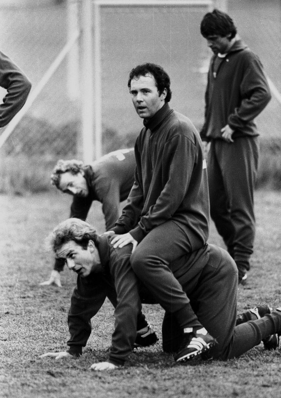 Franz Beckenbauer Wallpapers - Top Free Franz Beckenbauer Backgrounds ...