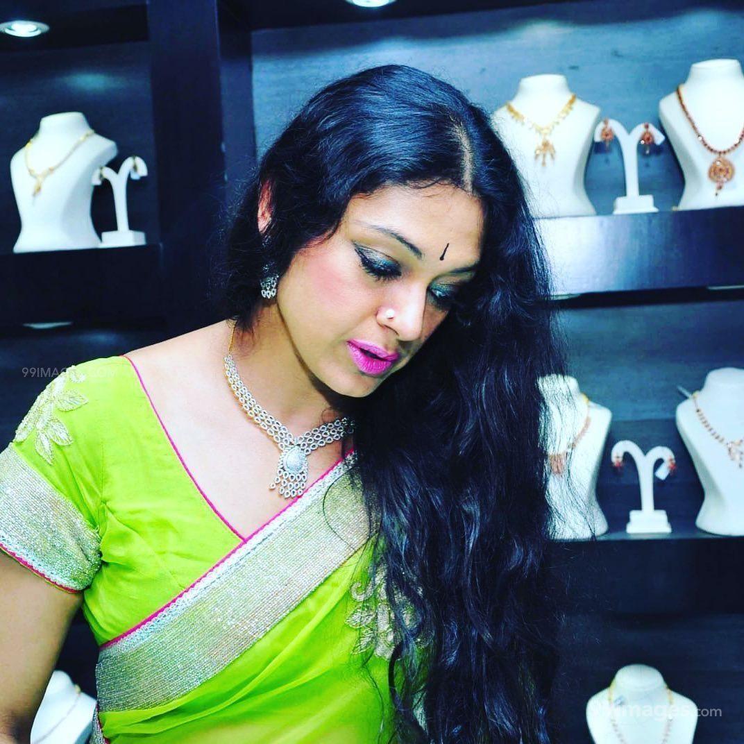 Shobhana Wallpapers - Top Free Shobhana Backgrounds - WallpaperAccess