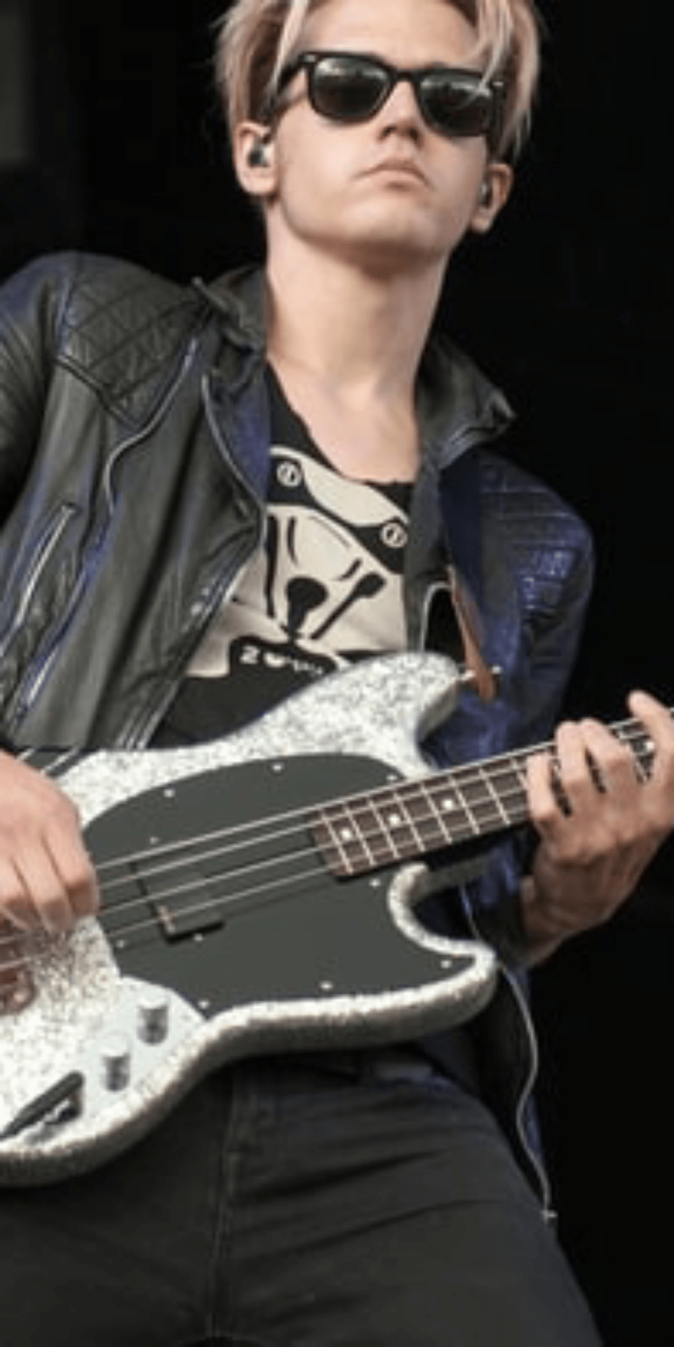 Mikey Way Wallpapers - Top Free Mikey Way Backgrounds - WallpaperAccess