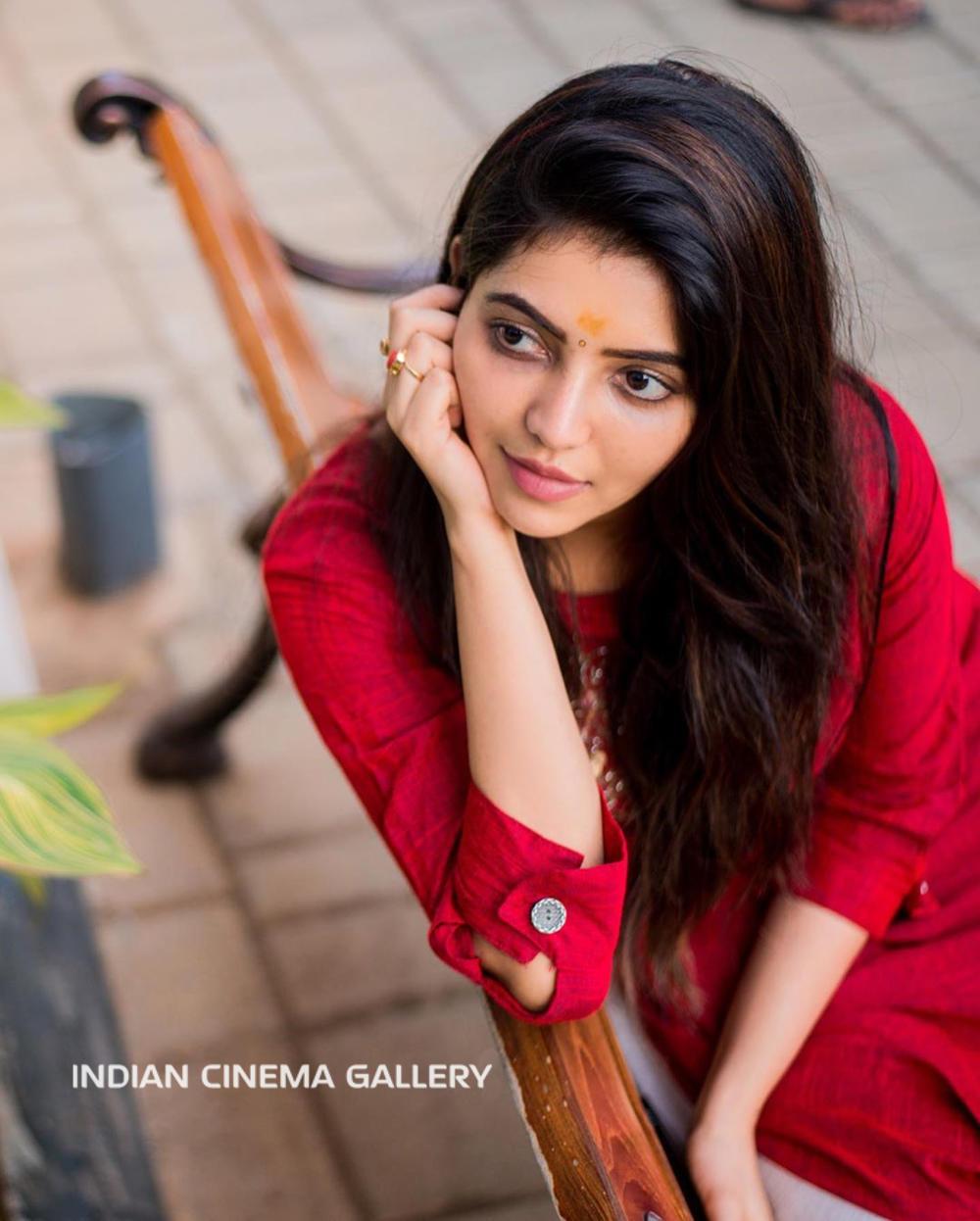 Athulya Ravi HD Wallpapers - Top Free Athulya Ravi HD Backgrounds ...