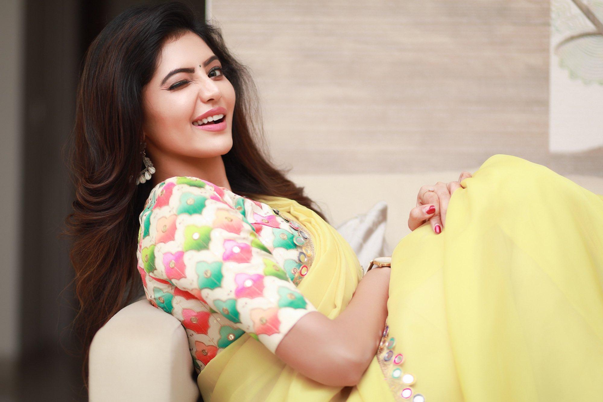 Athulya Ravi HD Wallpapers - Top Free Athulya Ravi HD Backgrounds ...