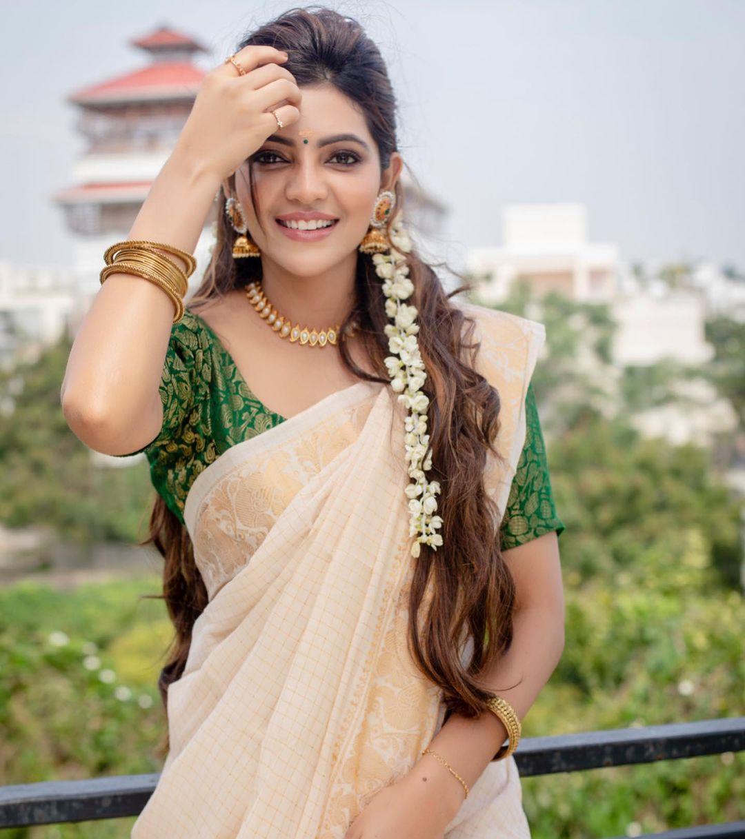 Athulya Ravi HD Wallpapers - Top Free Athulya Ravi HD Backgrounds ...