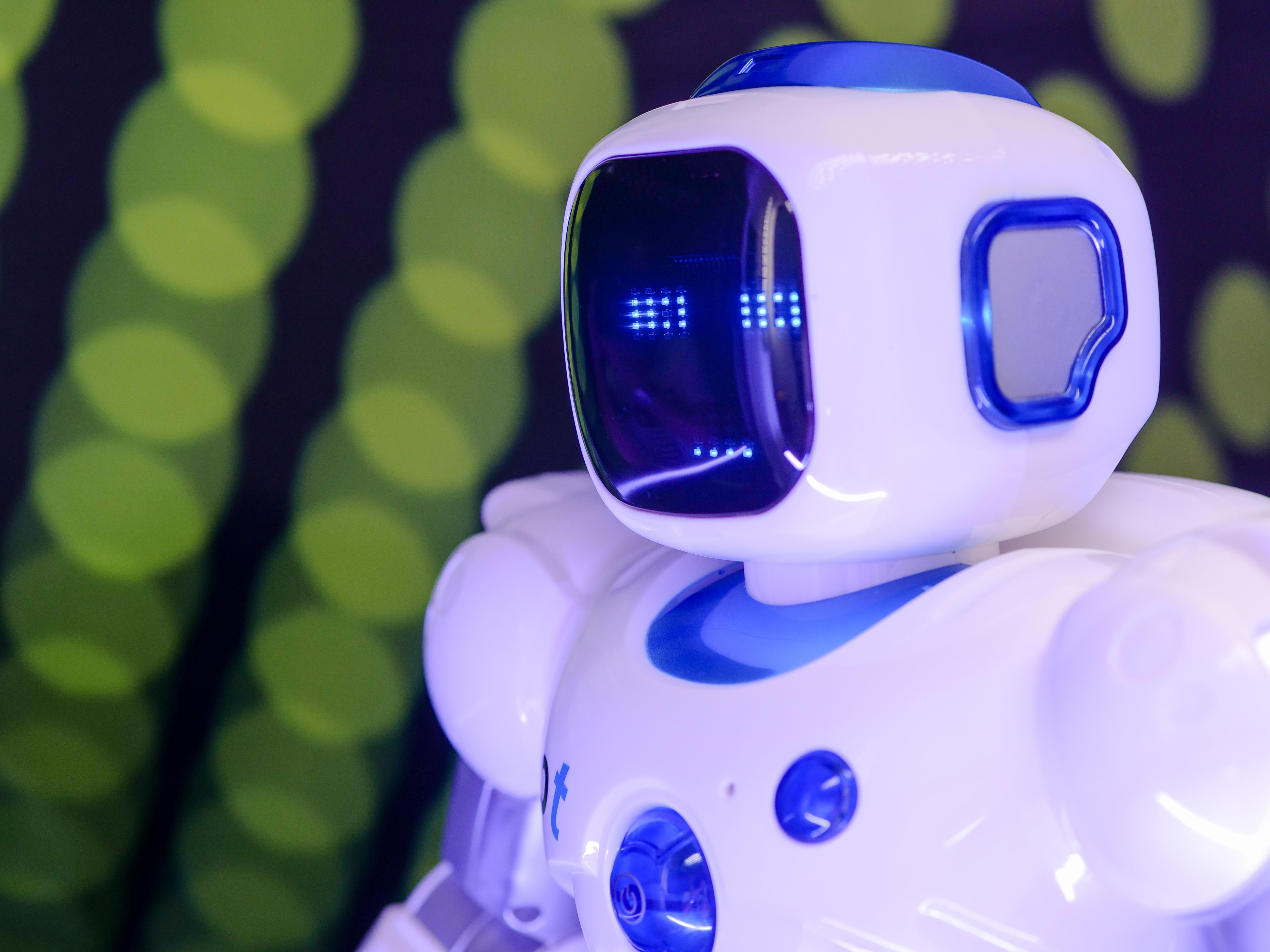 Toy Robot Wallpapers - Top Free Toy Robot Backgrounds - WallpaperAccess