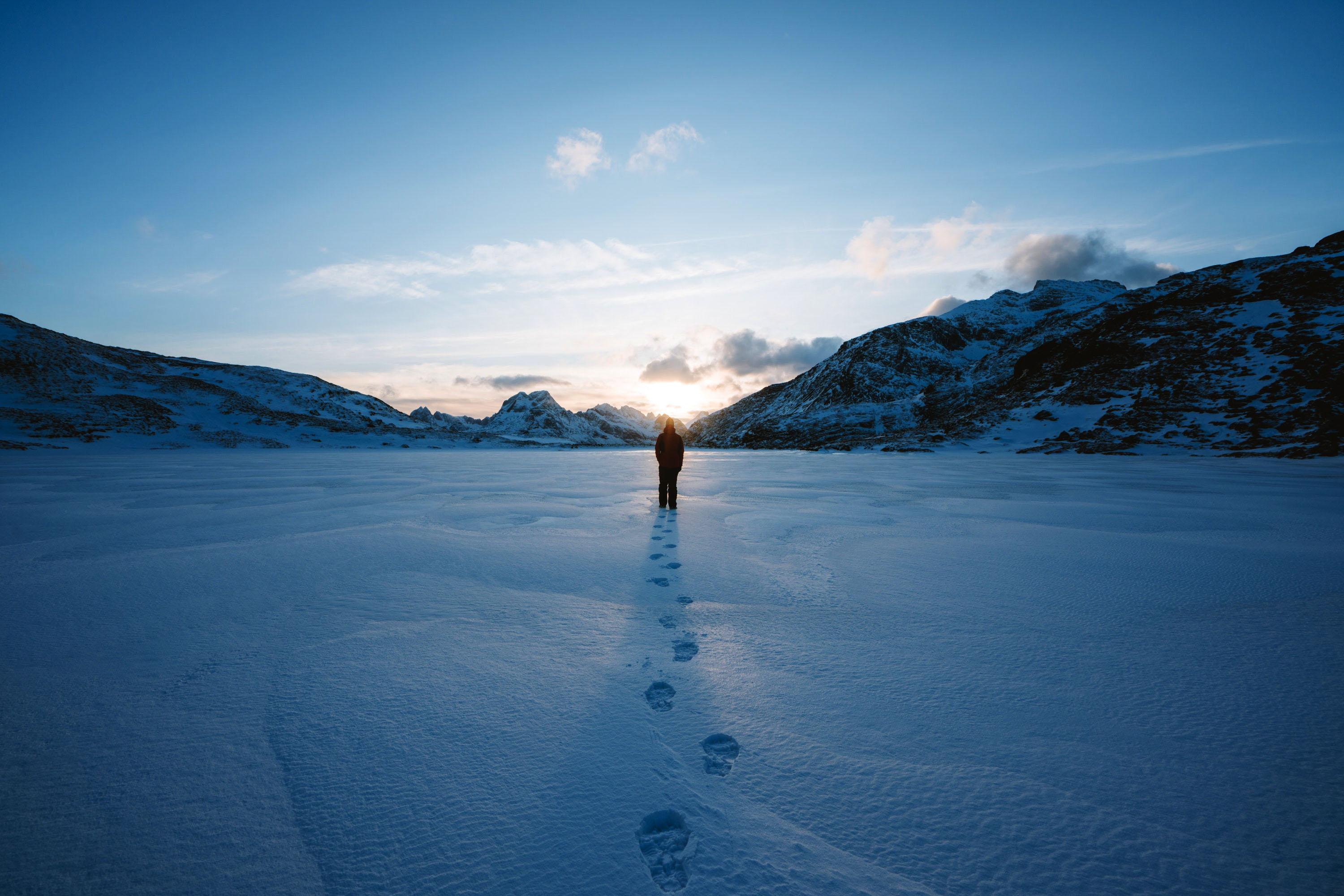 Alone in Snow Wallpapers - Top Free Alone in Snow Backgrounds ...