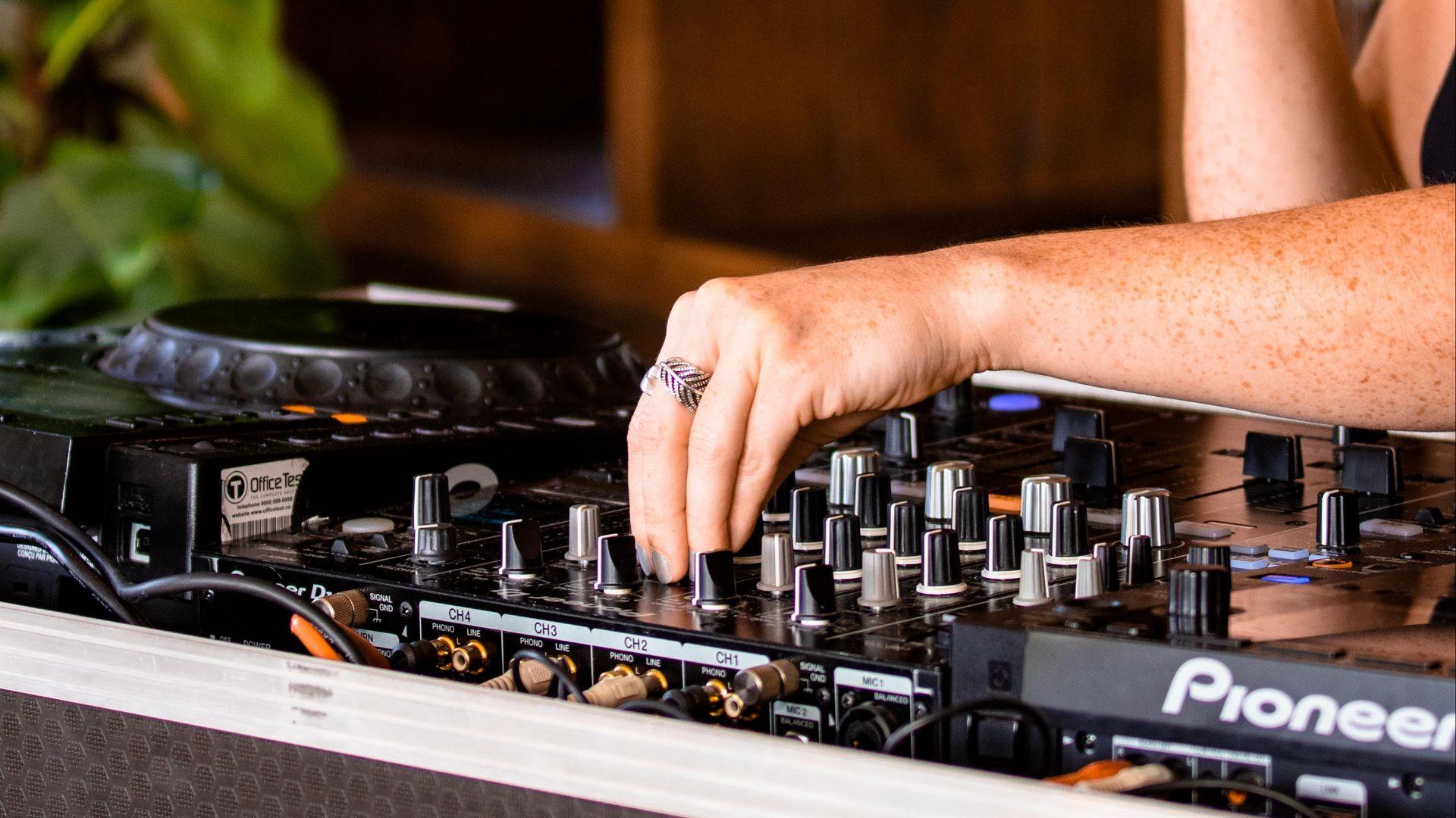 DJ System Wallpapers - Top Free DJ System Backgrounds - WallpaperAccess