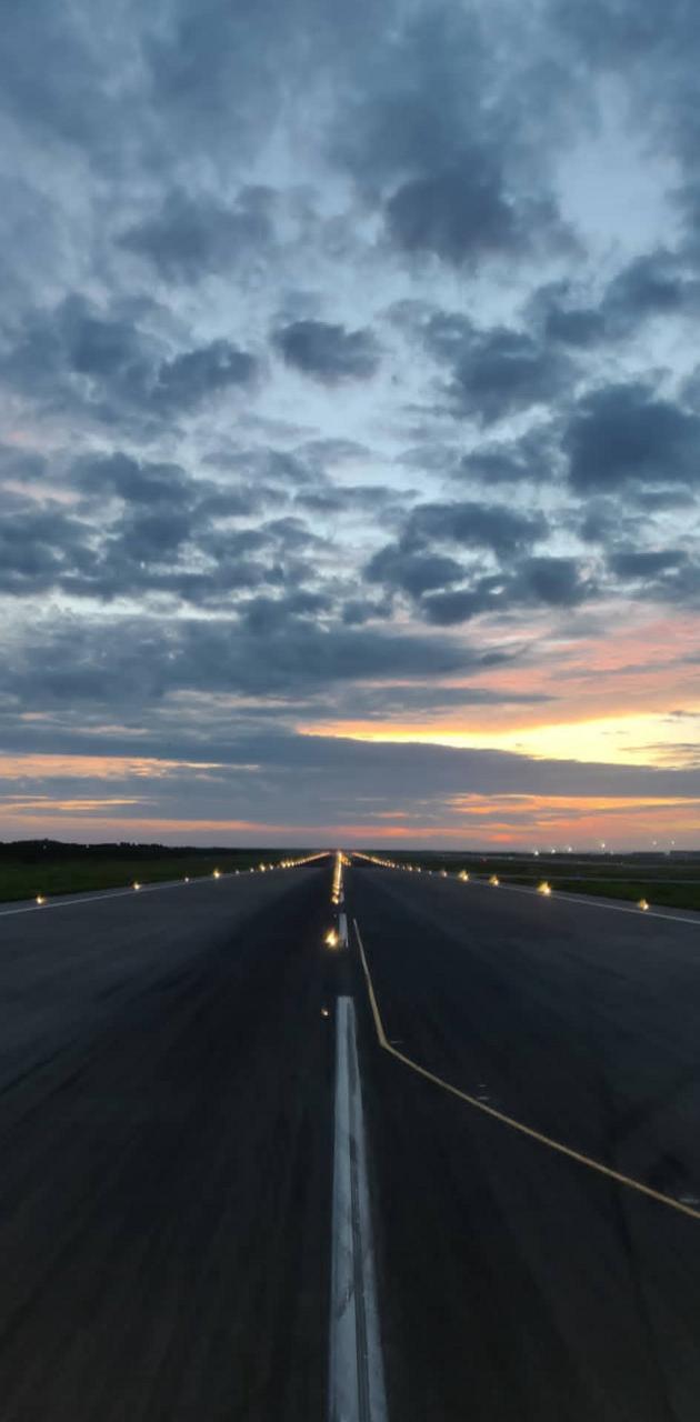 Runway iPhone Wallpapers - Top Free Runway iPhone Backgrounds ...