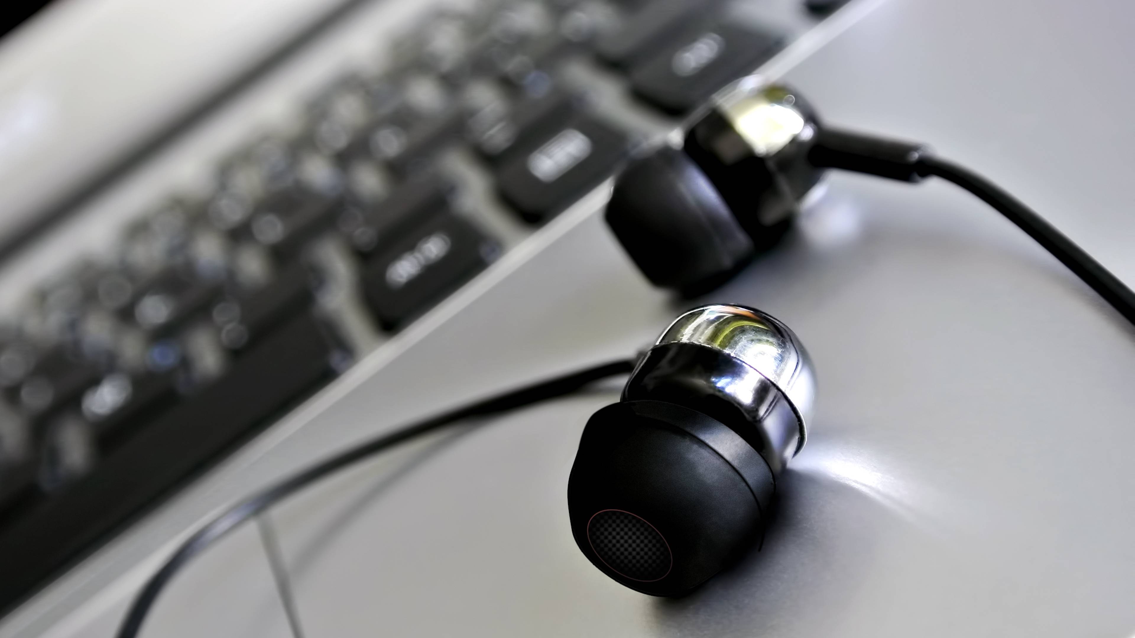 Headphones Laptop Wallpapers - Top Free Headphones Laptop Backgrounds ...