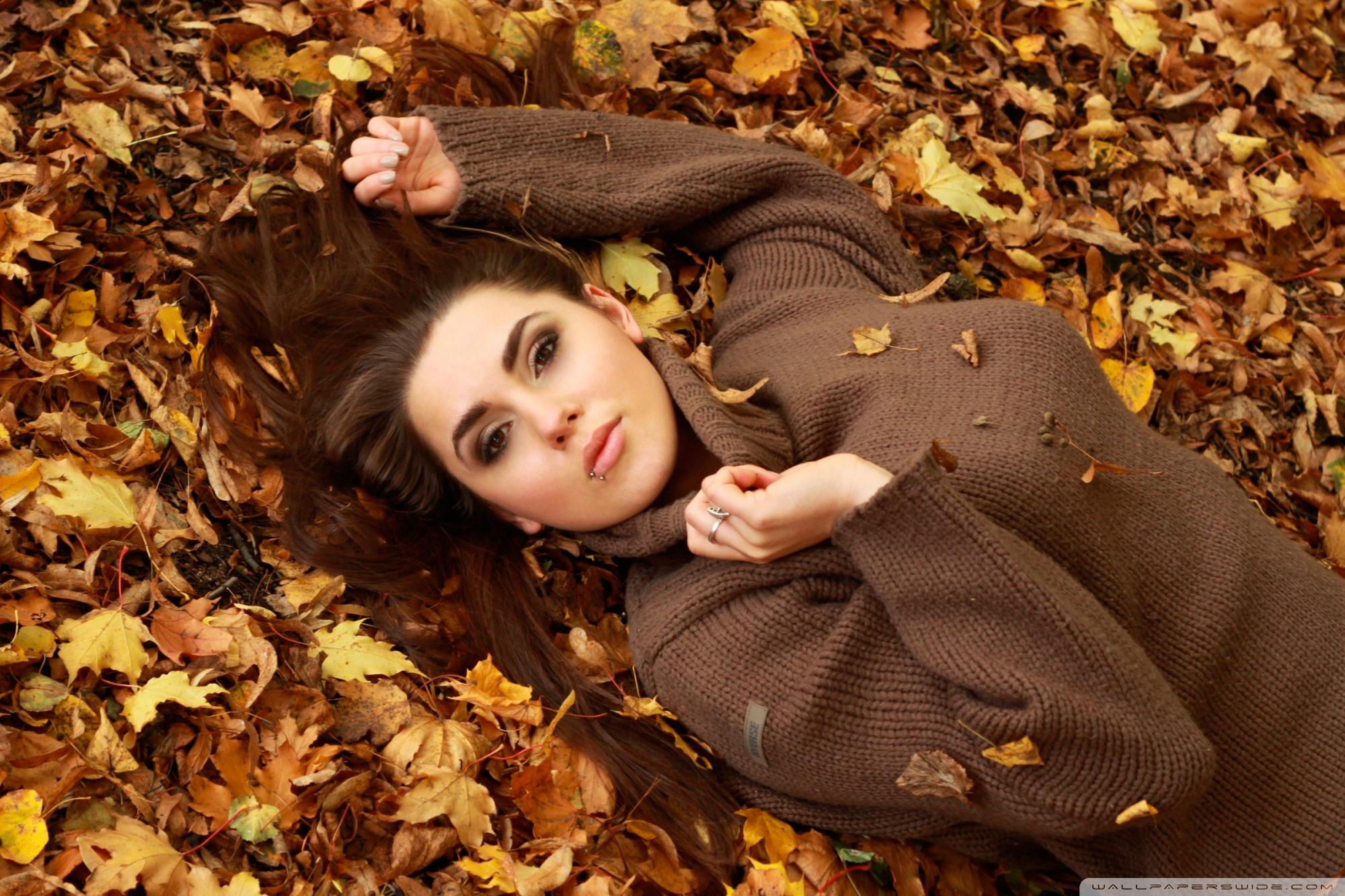 Fall Girl Wallpapers - Top Free Fall Girl Backgrounds - WallpaperAccess