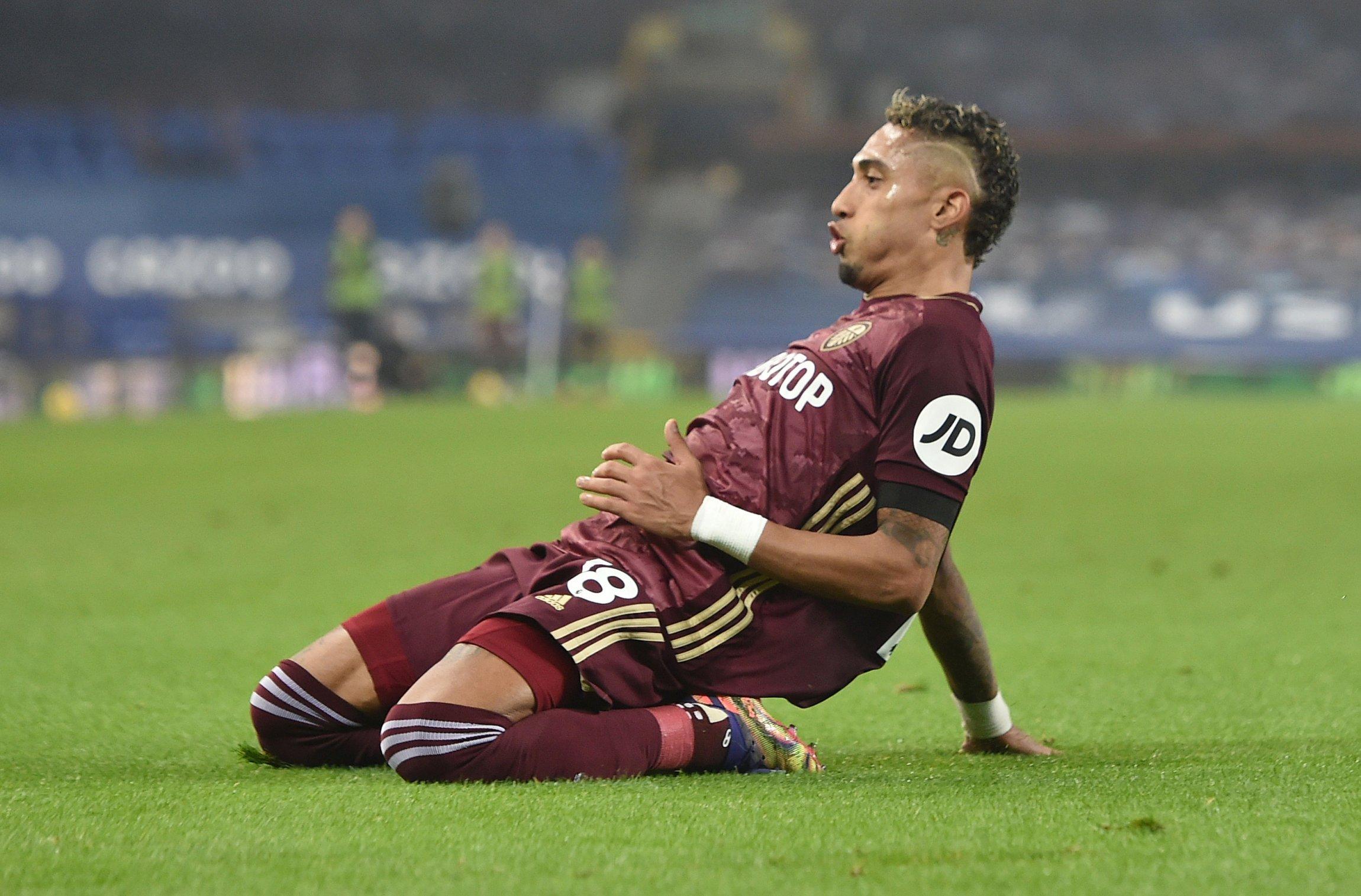 Raphinha Wallpapers - Top Free Raphinha Backgrounds - WallpaperAccess