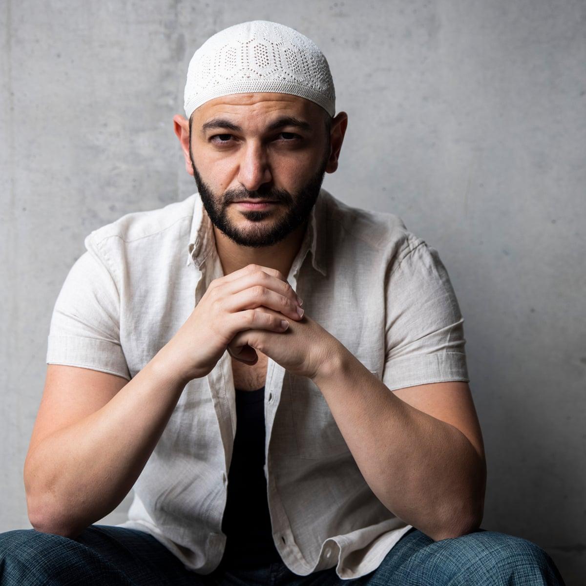 Arab Man Wallpapers - Top Free Arab Man Backgrounds - WallpaperAccess