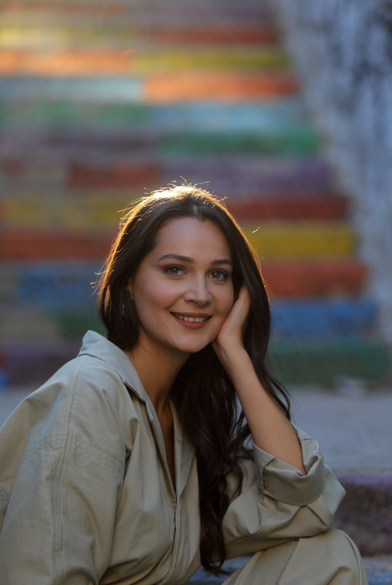 Gulsim Ali Wallpapers - Top Free Gulsim Ali Backgrounds - WallpaperAccess