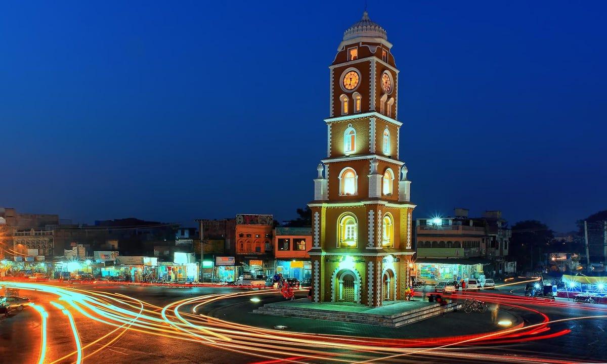 Faisalabad Wallpapers - Top Free Faisalabad Backgrounds - WallpaperAccess