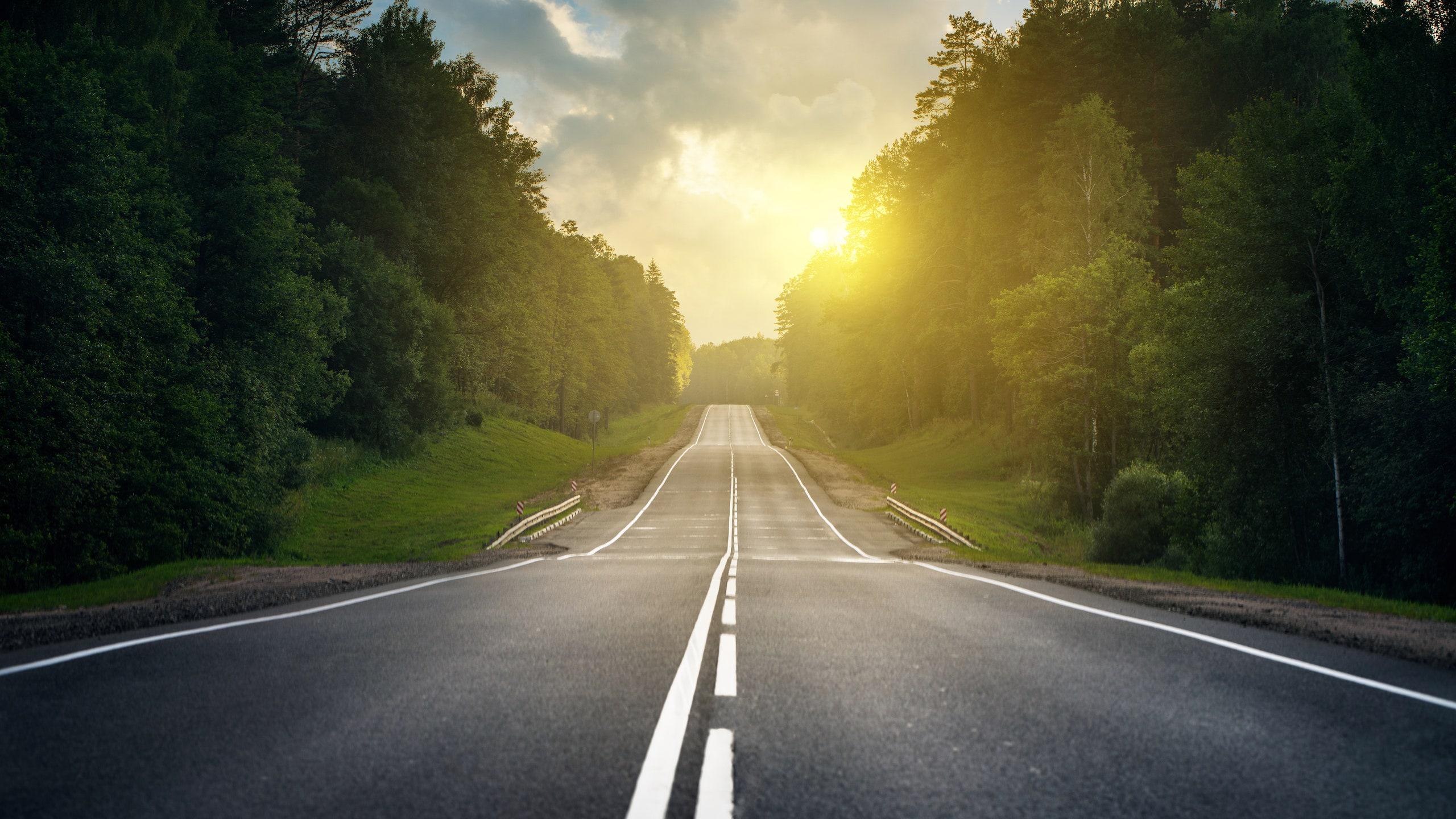 Cars On Highway Wallpapers - Top Free Cars On Highway Backgrounds ...