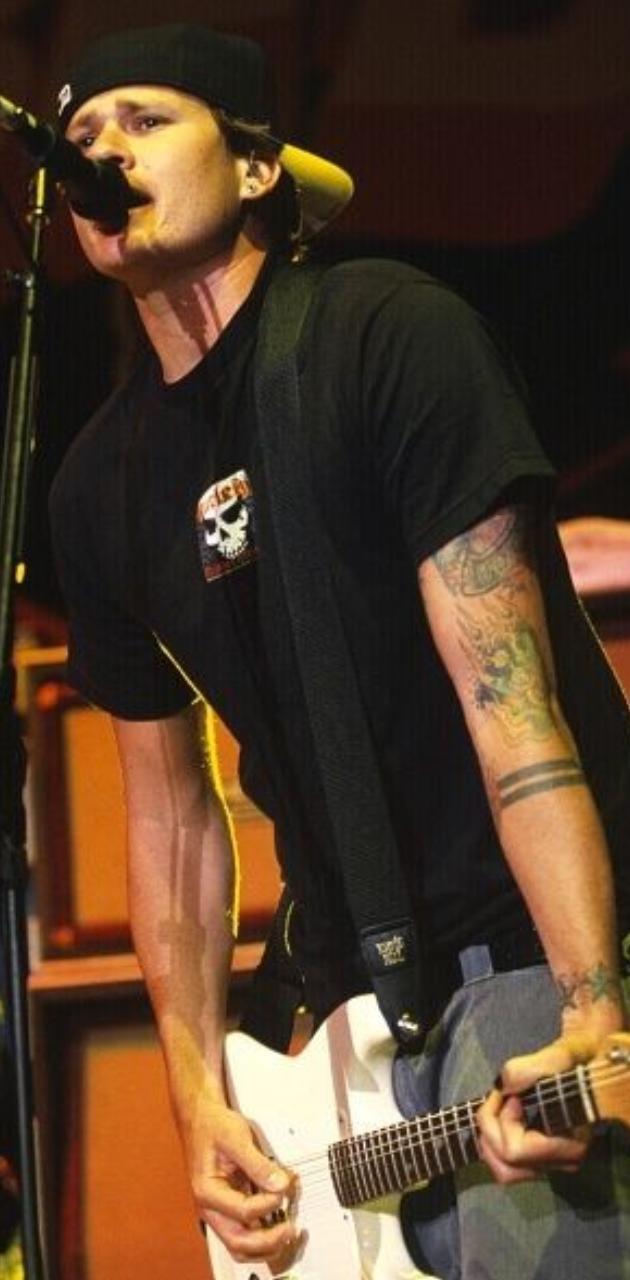 Tom Delonge Wallpapers - Top Free Tom Delonge Backgrounds - WallpaperAccess