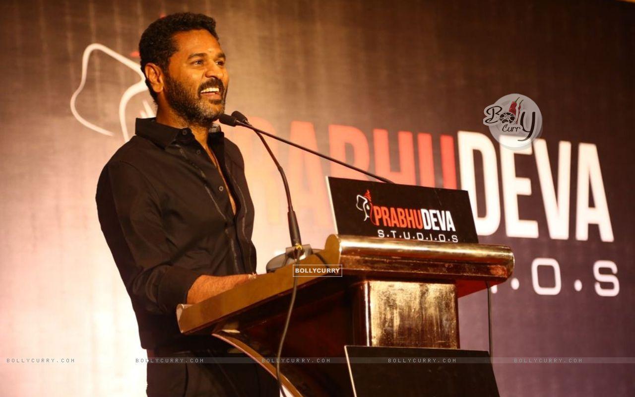 Prabhu Deva Wallpapers - Top Free Prabhu Deva Backgrounds - WallpaperAccess