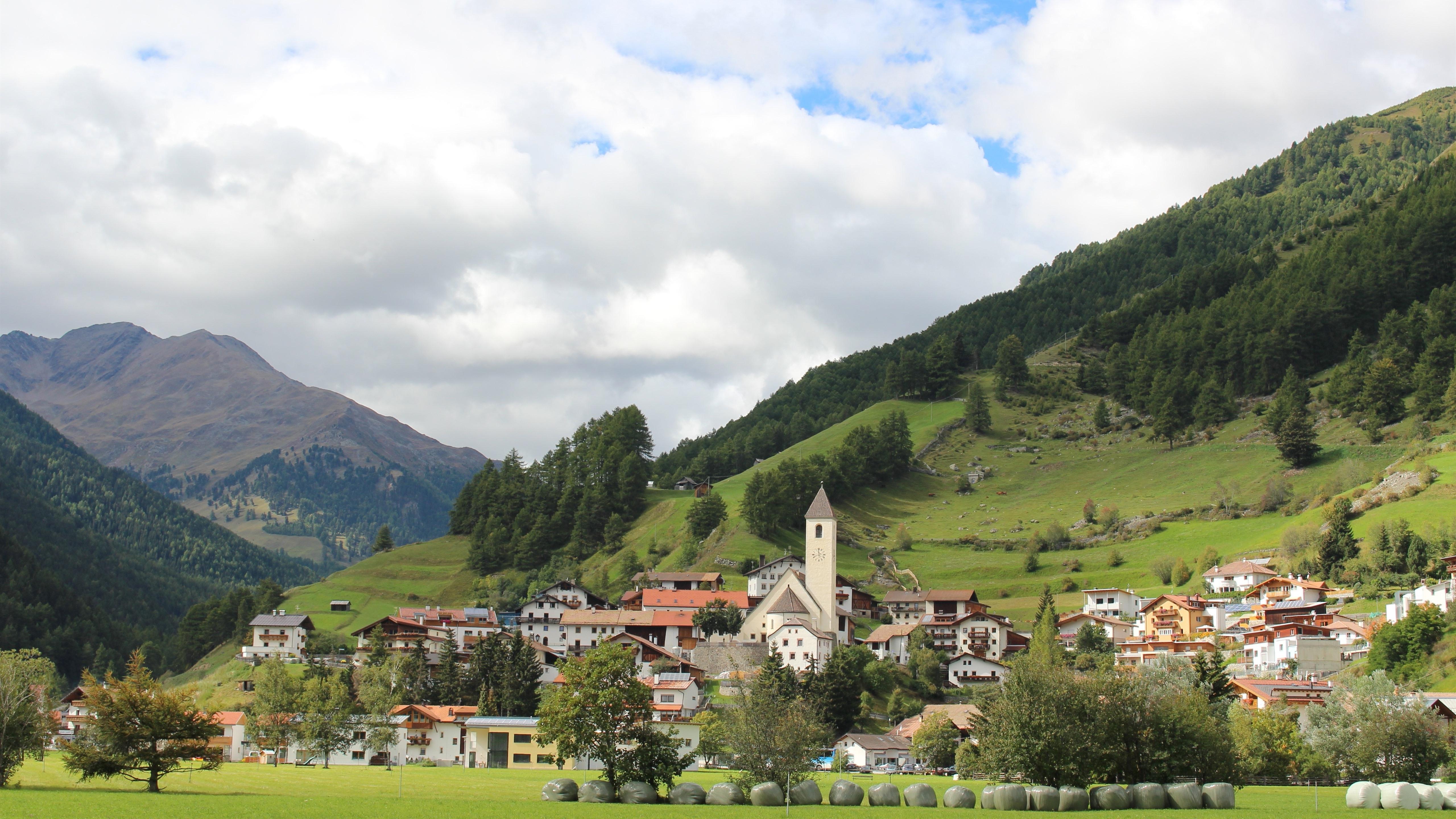 Bolzano Wallpapers - Top Free Bolzano Backgrounds - WallpaperAccess