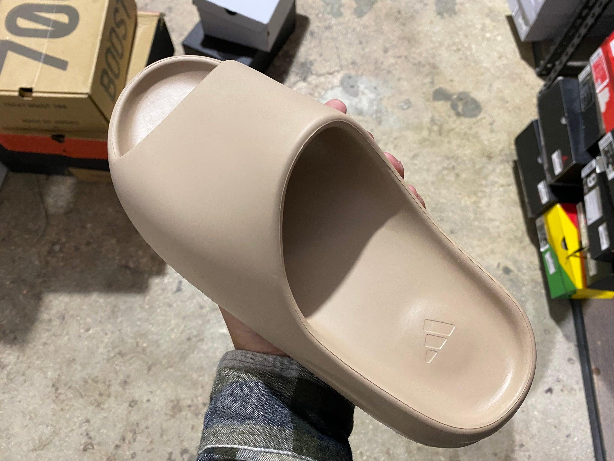 Yeezy Slides Wallpapers - Top Free Yeezy Slides Backgrounds ...