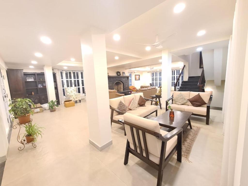 Antilia Wallpapers - Top Free Antilia Backgrounds - WallpaperAccess