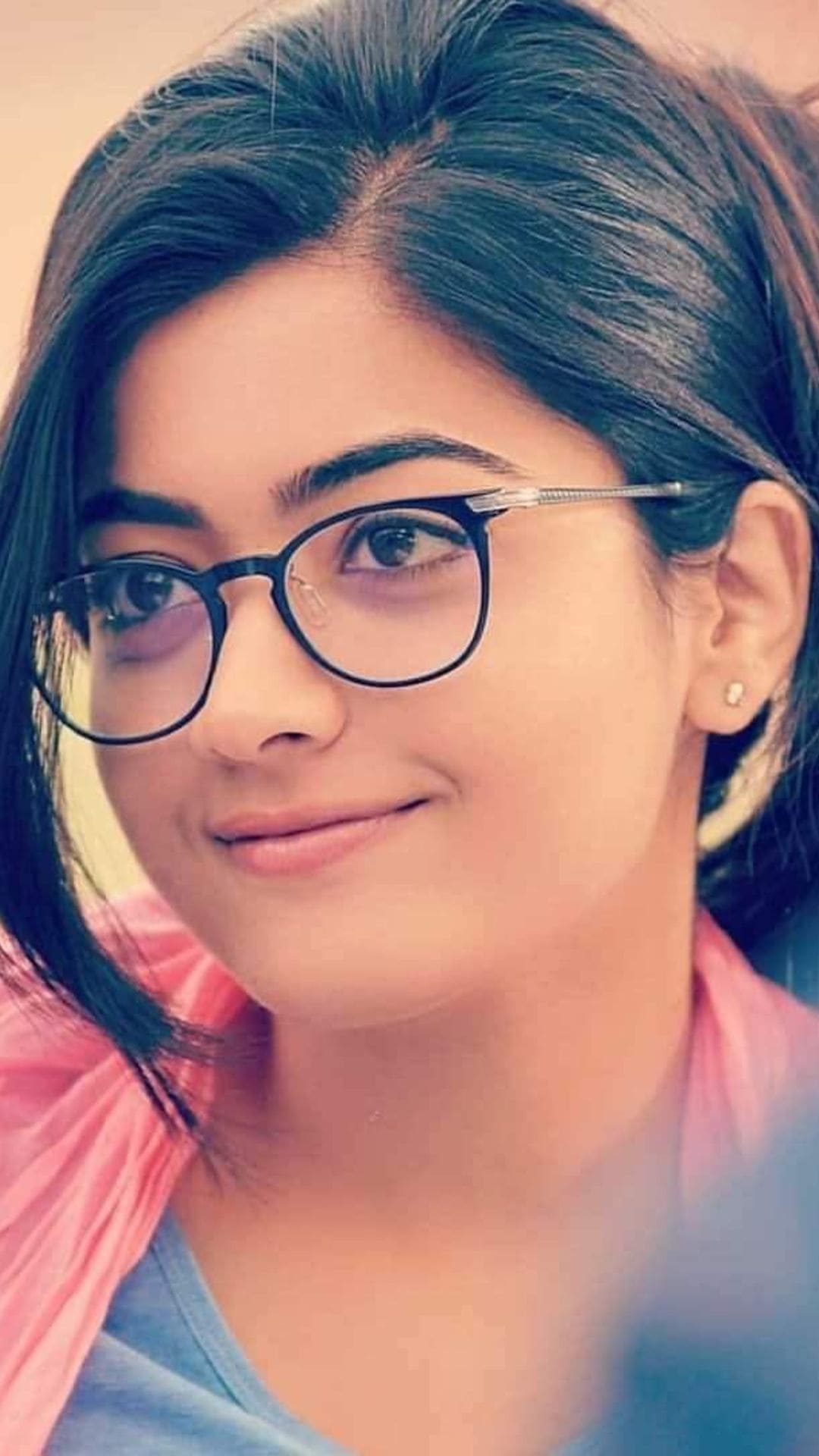 Rashmika Wallpapers - Top Free Rashmika Backgrounds - WallpaperAccess