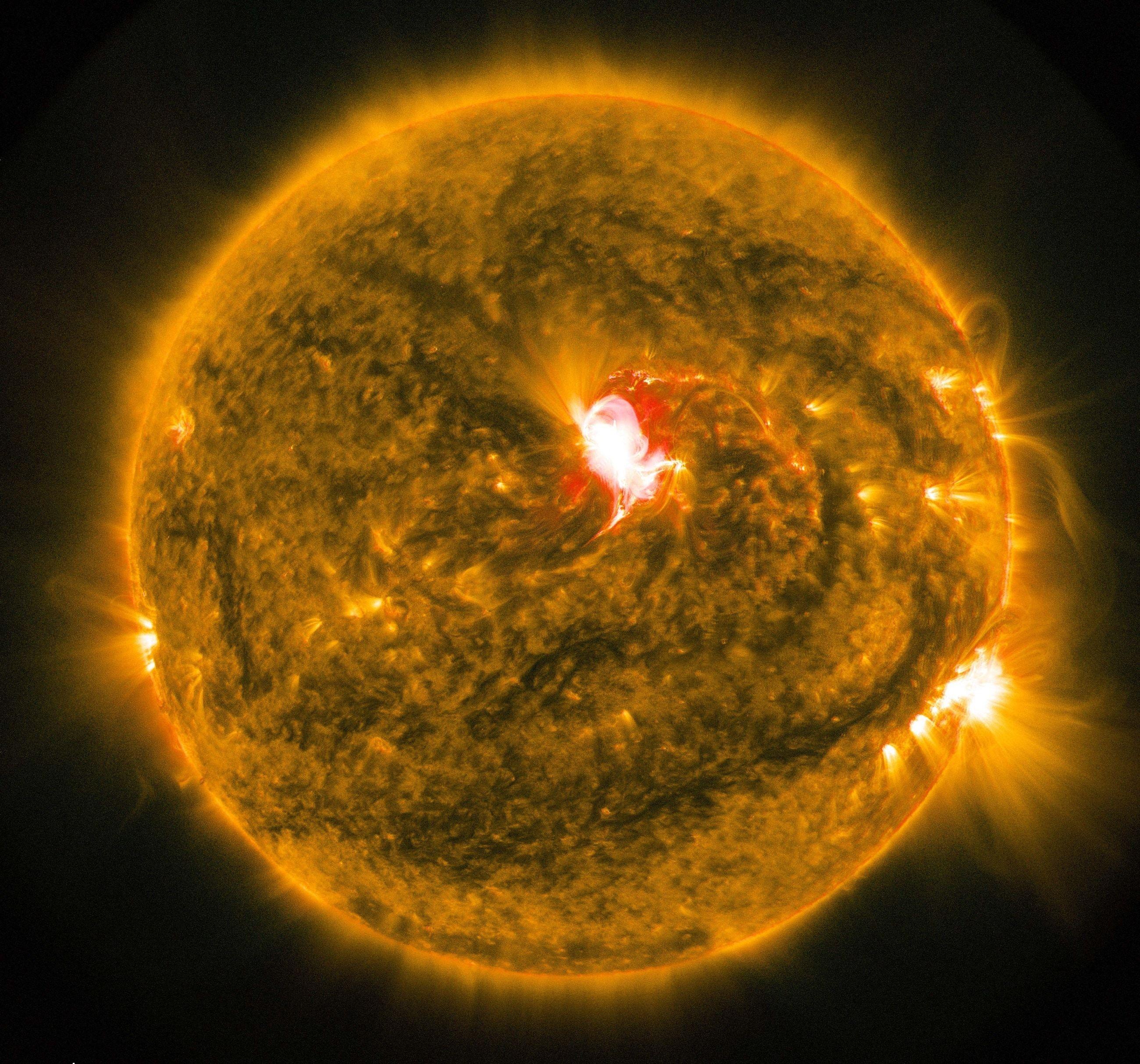 Solar Sun Wallpapers - Top Free Solar Sun Backgrounds - WallpaperAccess