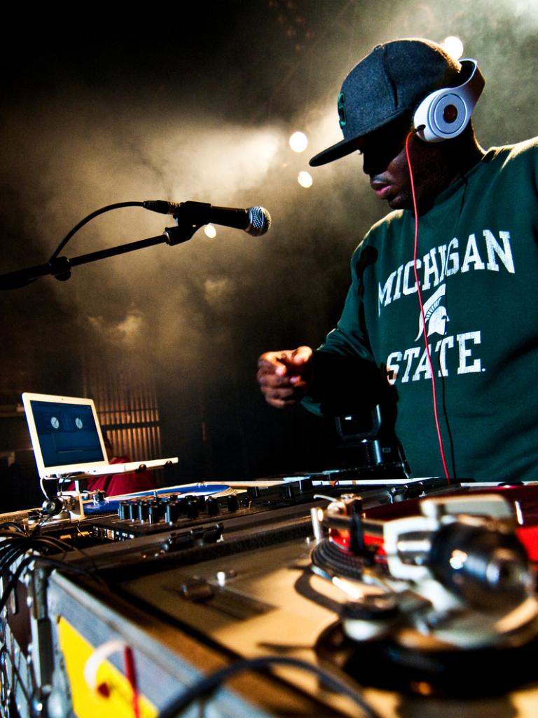 Male DJ Wallpapers - Top Free Male DJ Backgrounds - WallpaperAccess