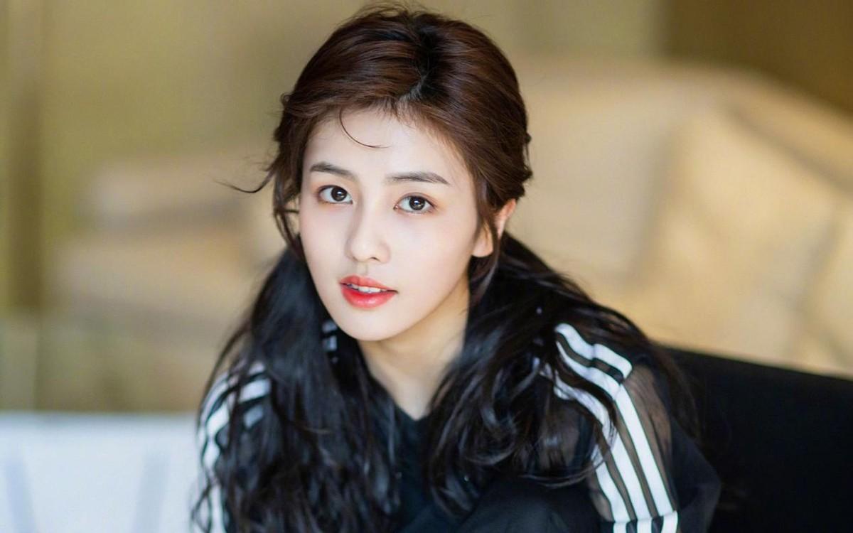 Bai Lu Wallpapers - Top Free Bai Lu Backgrounds - WallpaperAccess