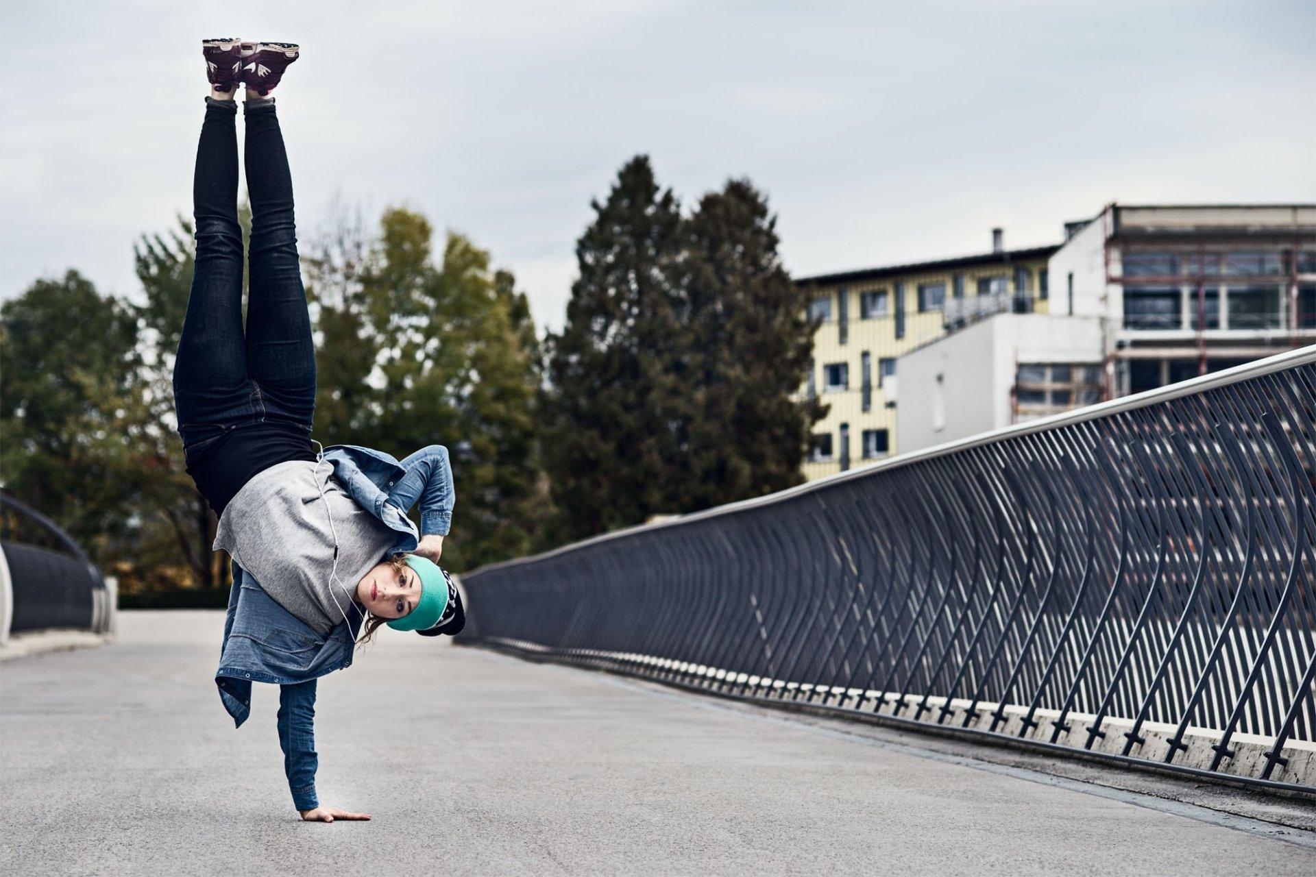 Break Dance Wallpapers - Top Free Break Dance Backgrounds - WallpaperAccess