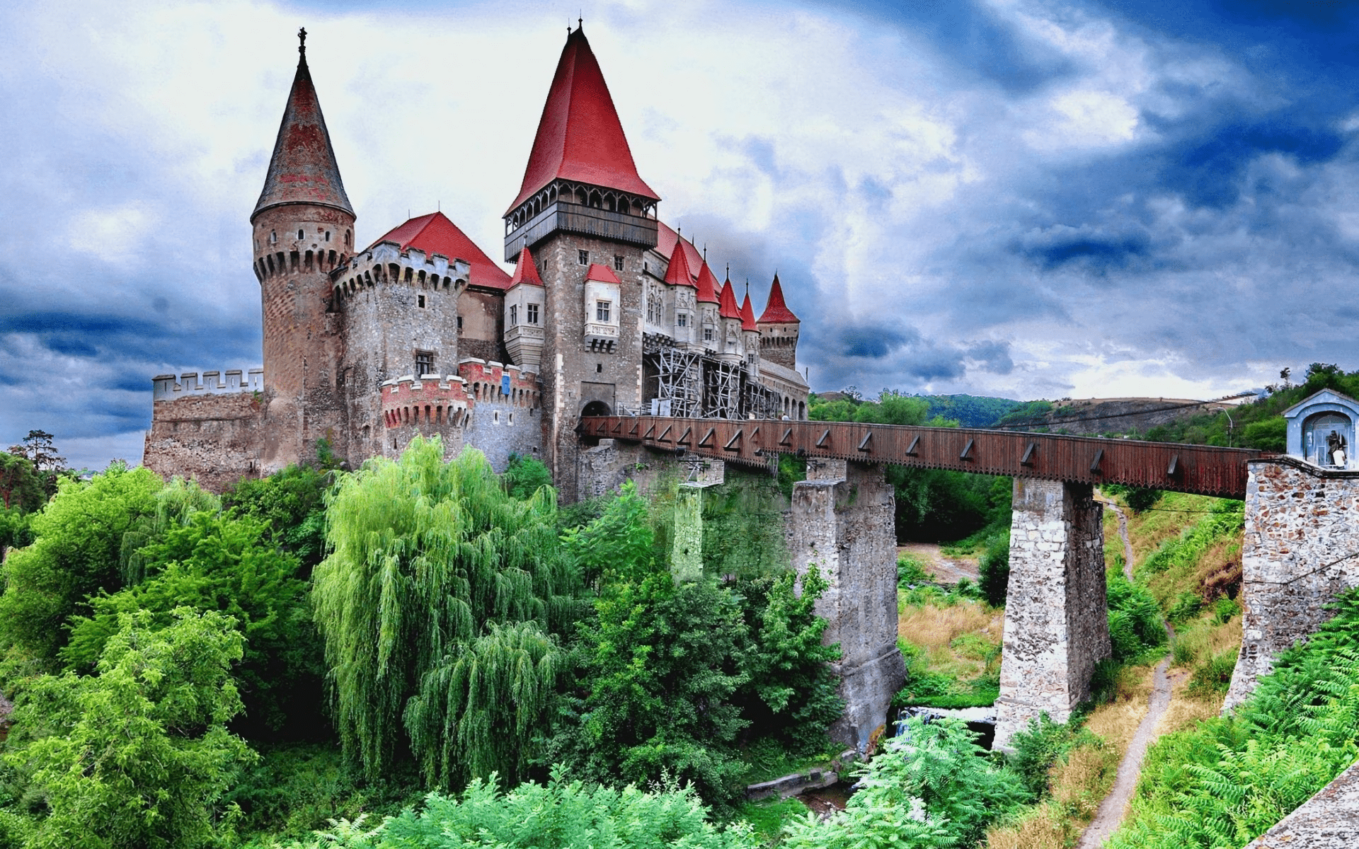 Romanian Castle Wallpapers - Top Free Romanian Castle Backgrounds ...