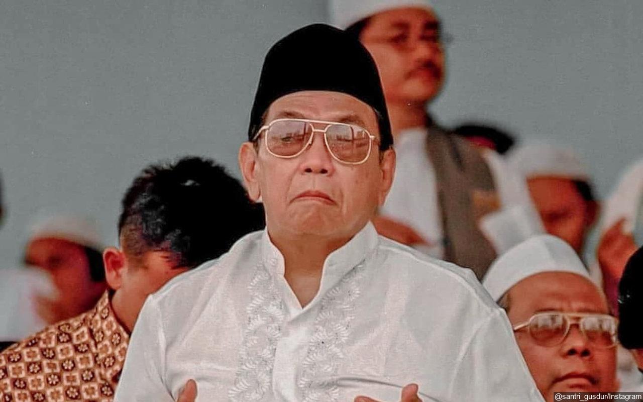 Gus Dur Wallpapers - Top Free Gus Dur Backgrounds - WallpaperAccess