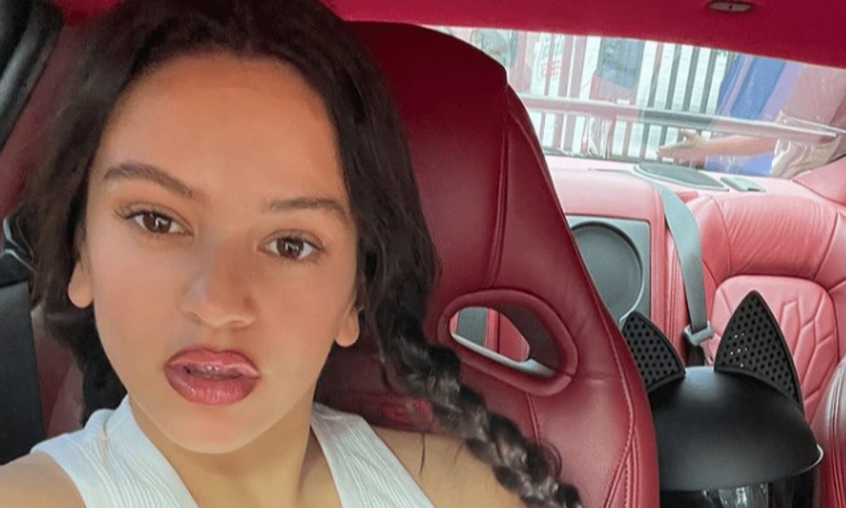 Motomami Wallpapers - Top Free Motomami Backgrounds - WallpaperAccess