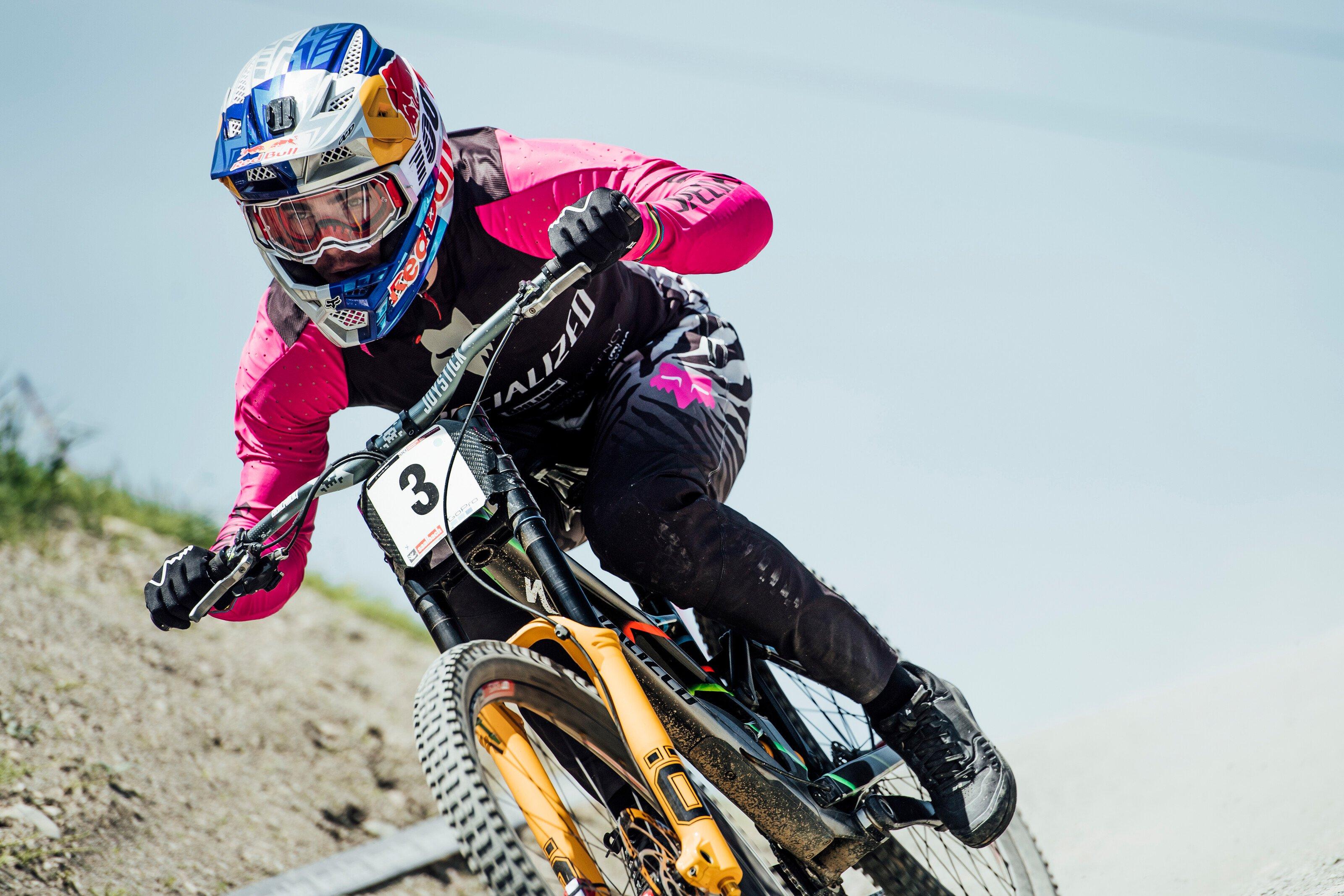 Loic Bruni Wallpapers - Top Free Loic Bruni Backgrounds - WallpaperAccess