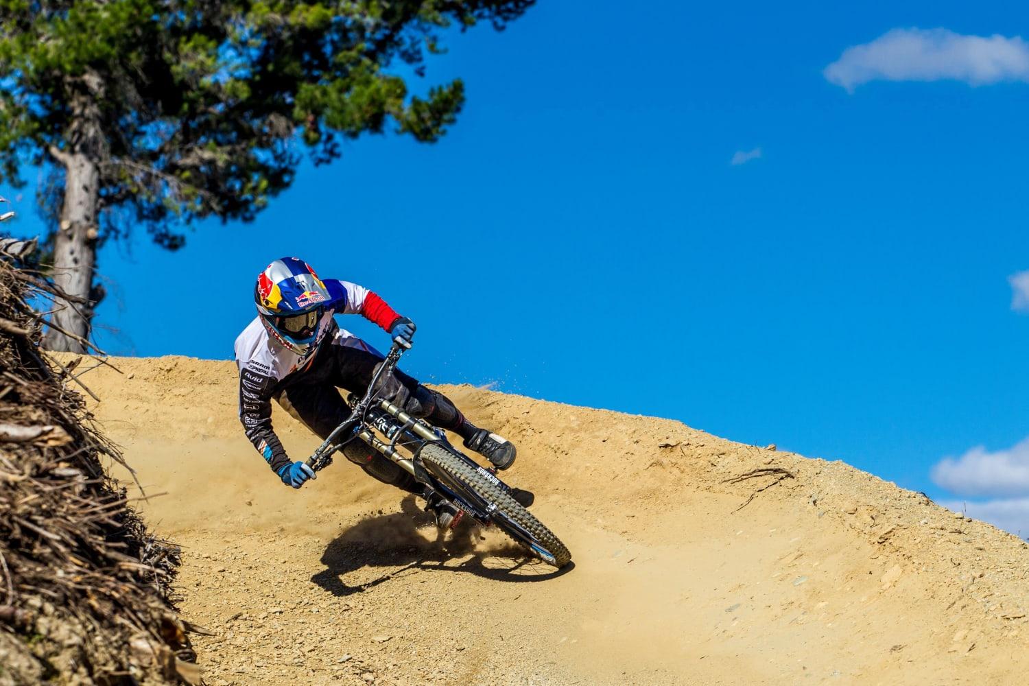 Loic Bruni Wallpapers - Top Free Loic Bruni Backgrounds - WallpaperAccess