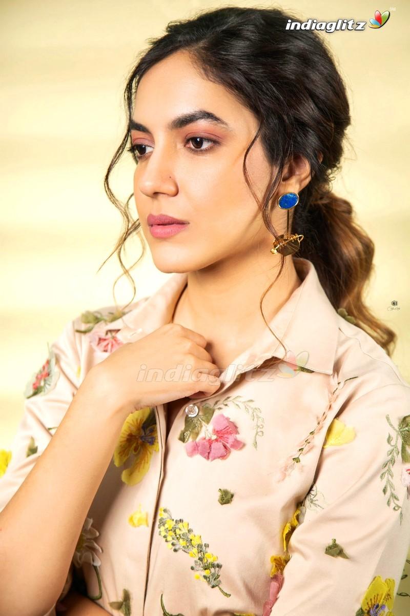 Ritu Varma Wallpapers - Top Free Ritu Varma Backgrounds - WallpaperAccess