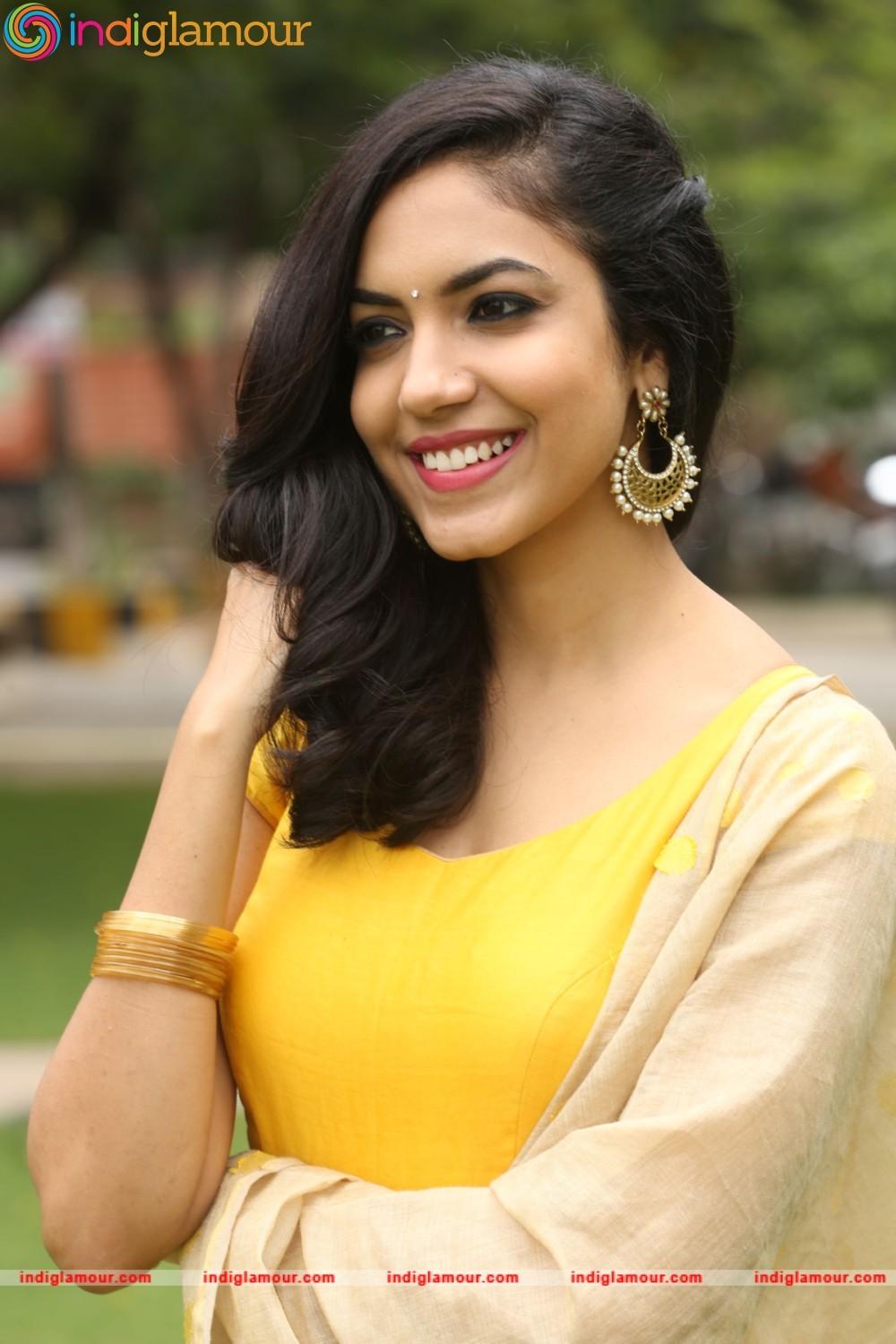 Ritu Varma Wallpapers - Top Free Ritu Varma Backgrounds - WallpaperAccess