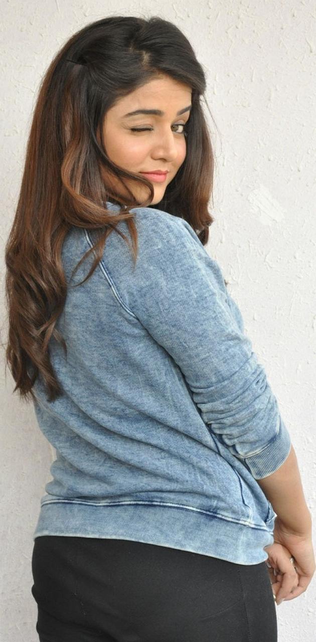 Wamiqa Gabbi Wallpapers - Top Free Wamiqa Gabbi Backgrounds ...