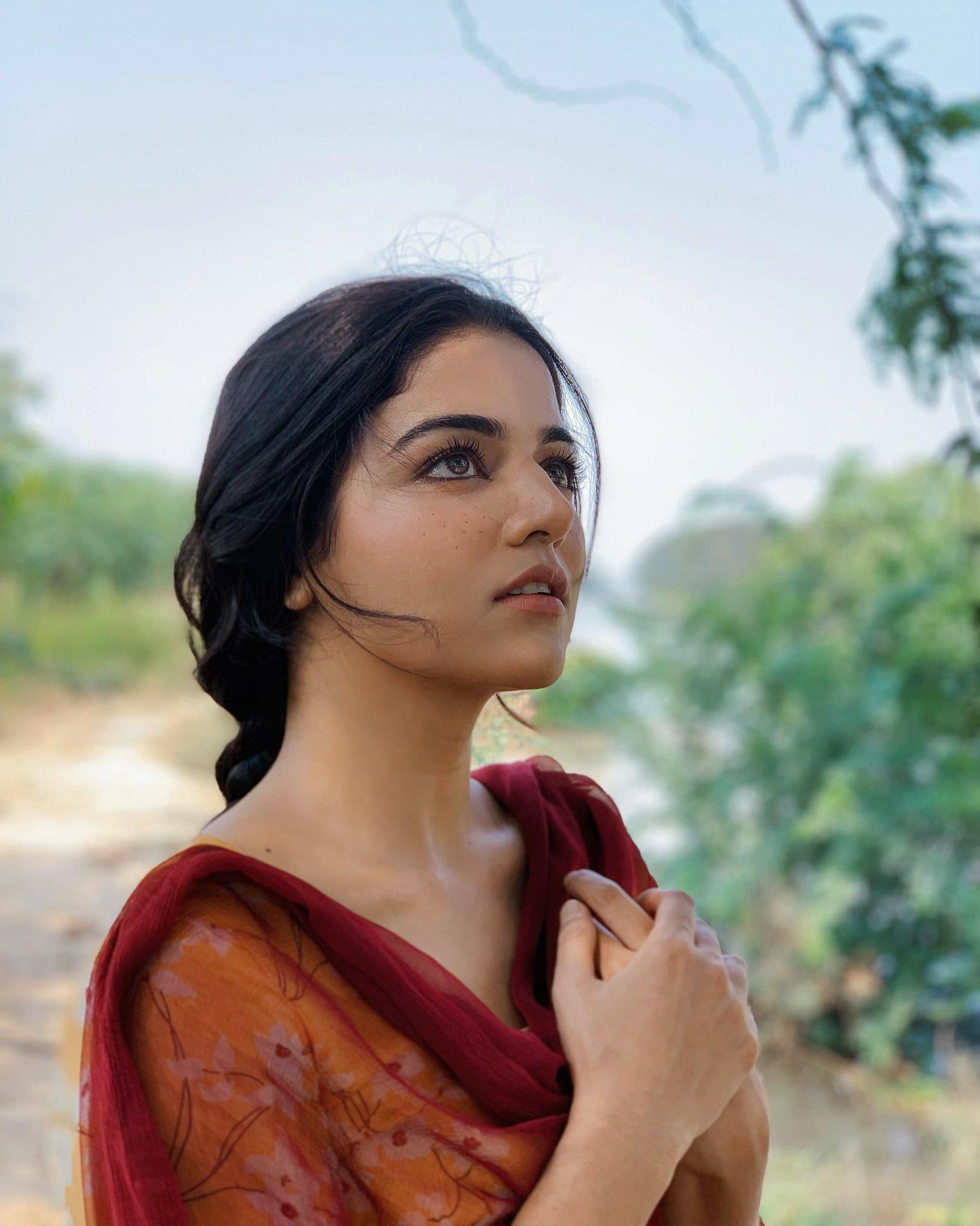 Wamiqa Gabbi Wallpapers - Top Free Wamiqa Gabbi Backgrounds ...