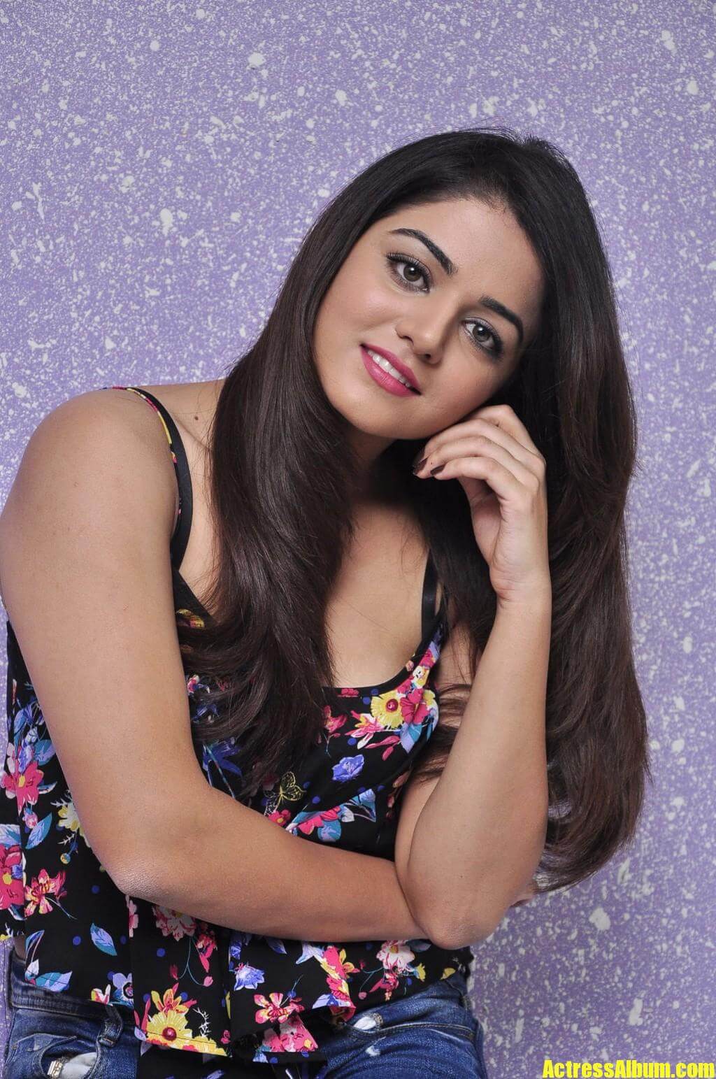 Wamiqa Gabbi Wallpapers - Top Free Wamiqa Gabbi Backgrounds ...