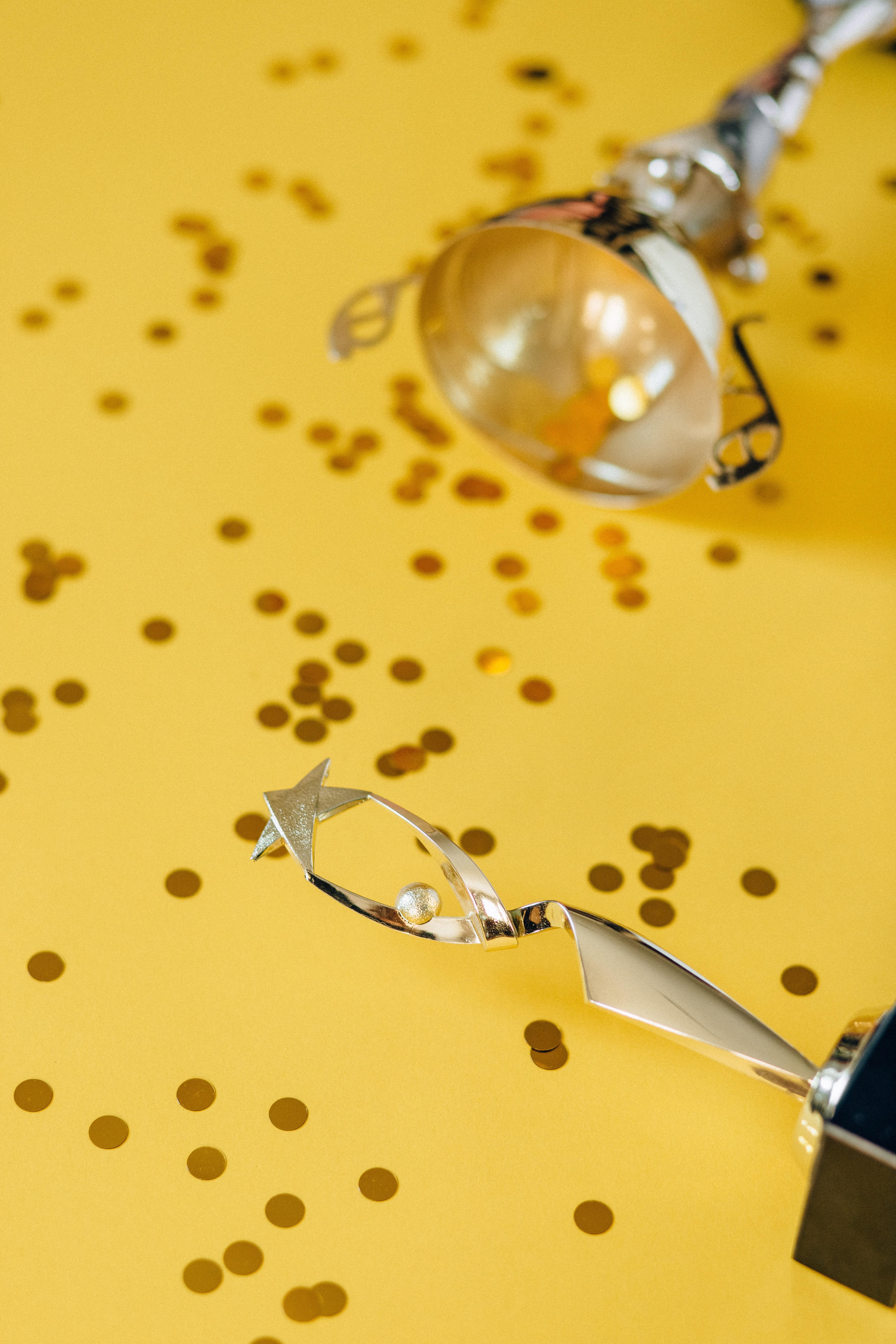 Gold Rain Wallpapers - Top Free Gold Rain Backgrounds - WallpaperAccess