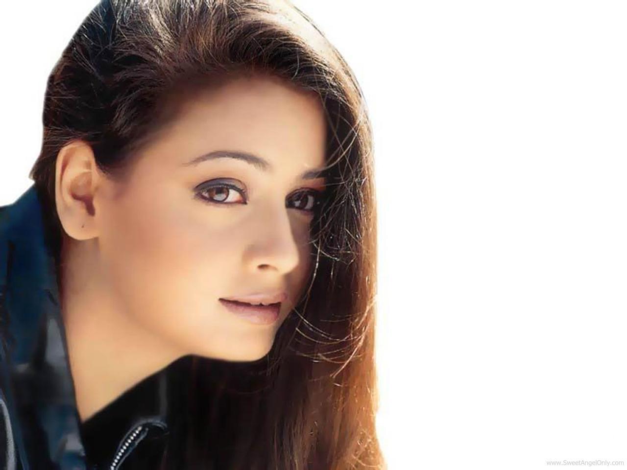 Diya Mirza Wallpapers - Top Free Diya Mirza Backgrounds - WallpaperAccess