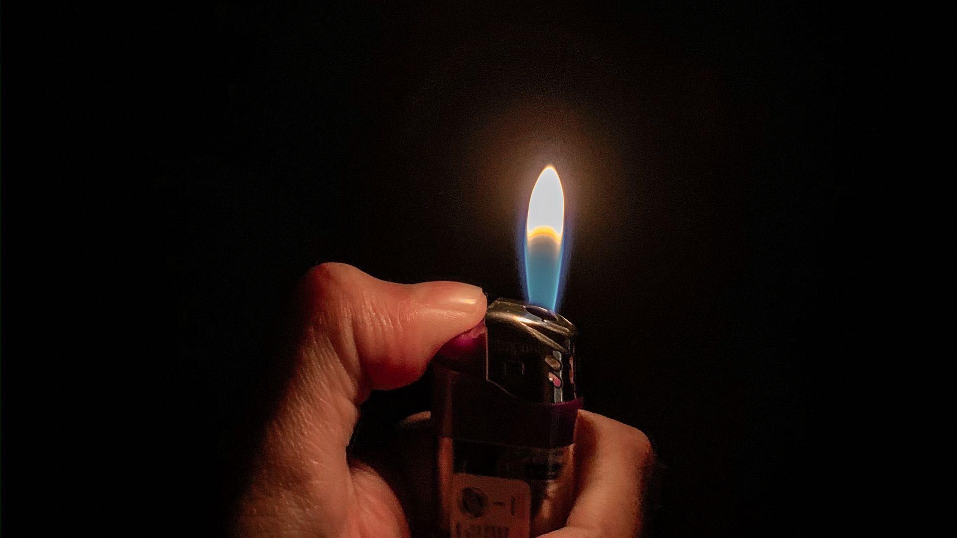 Fire Hand Wallpapers - Top Free Fire Hand Backgrounds - WallpaperAccess