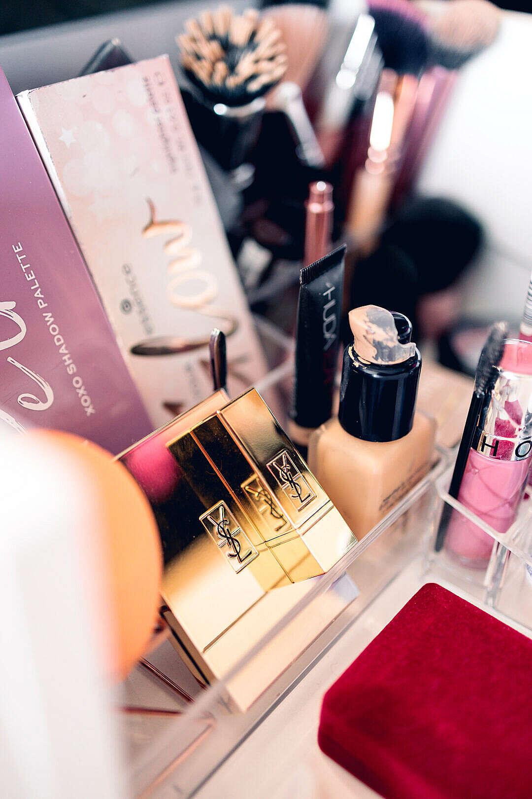 Makeup Products Wallpapers - Top Free Makeup Products Backgrounds ...