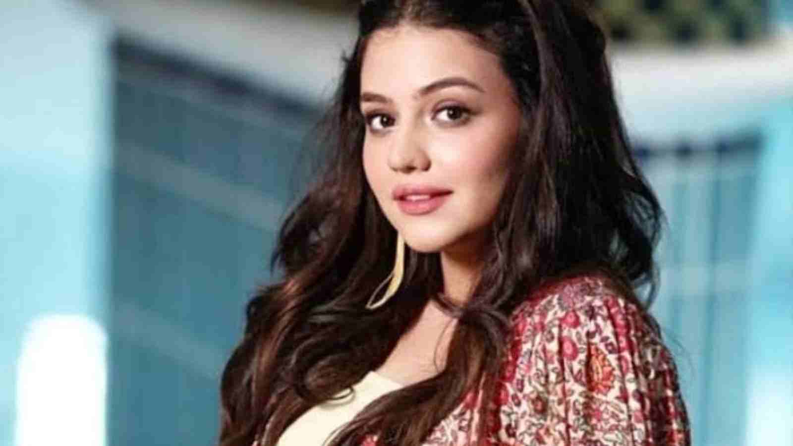 Zara Noor Abbas Wallpapers - Top Free Zara Noor Abbas Backgrounds ...
