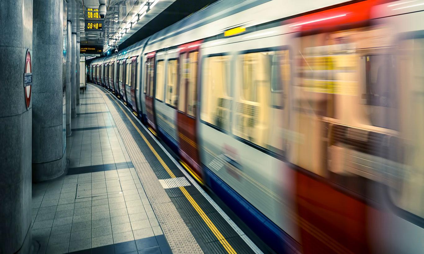 Metro Train Wallpapers - Top Free Metro Train Backgrounds - WallpaperAccess