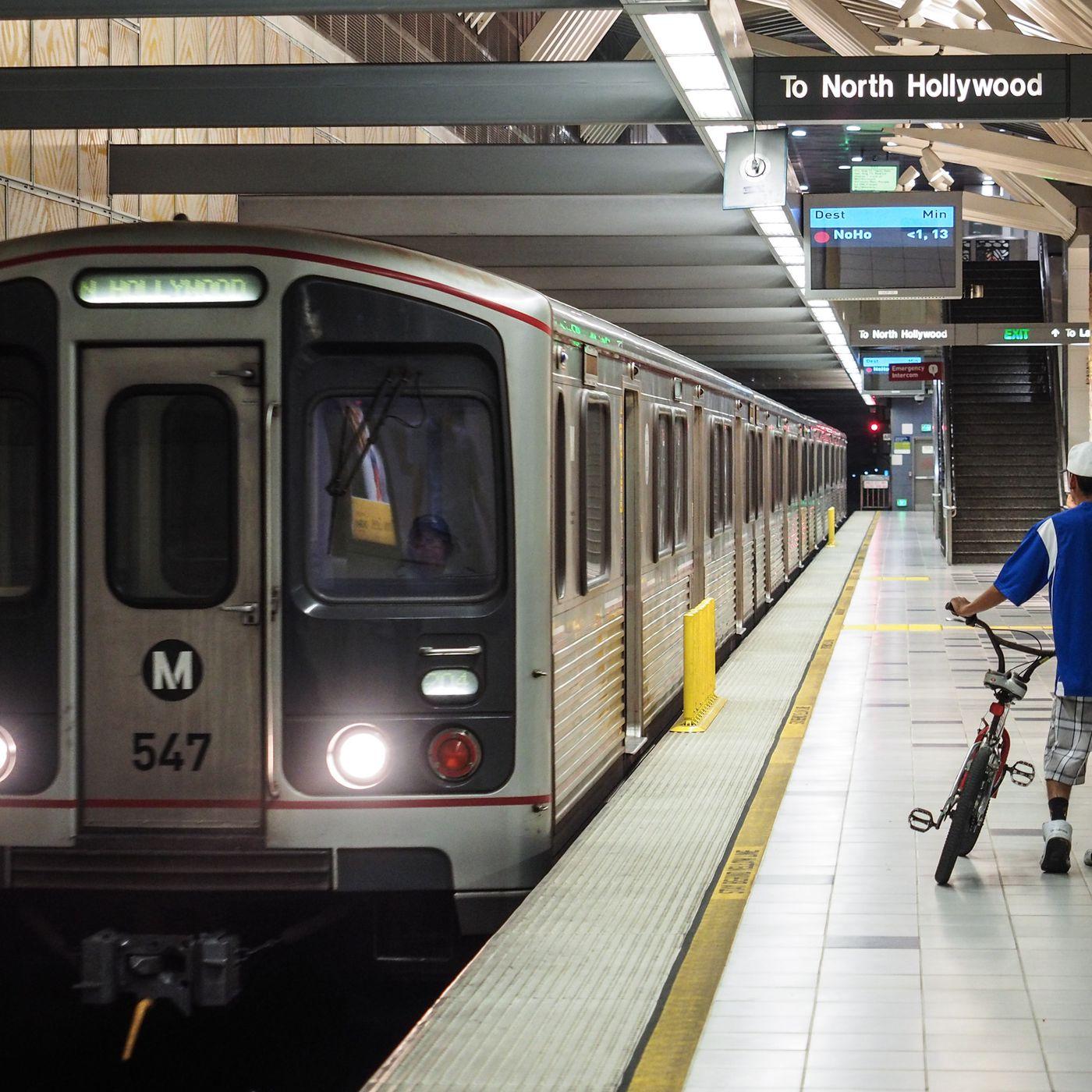 Metro Train Wallpapers - Top Free Metro Train Backgrounds - WallpaperAccess